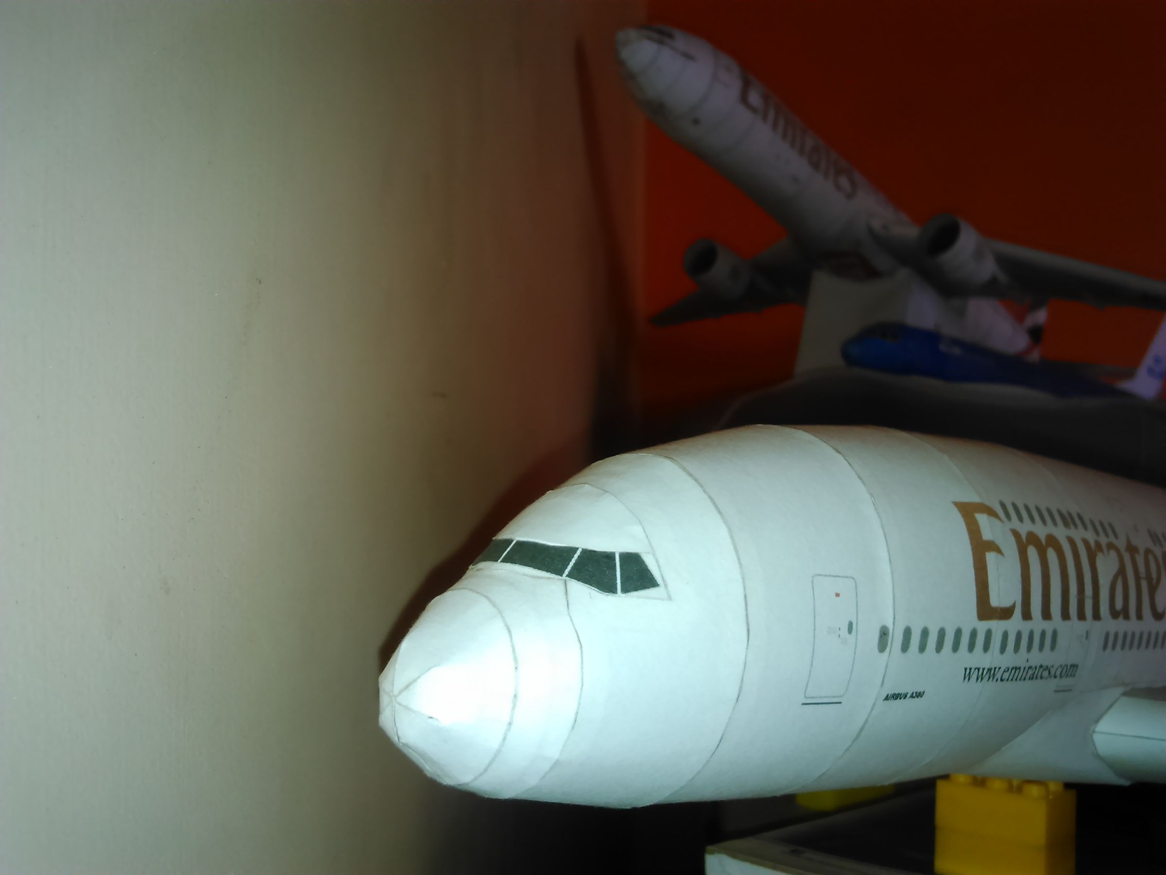 A380 Emirates Paper Model 1:132 : 5 Steps - Instructables