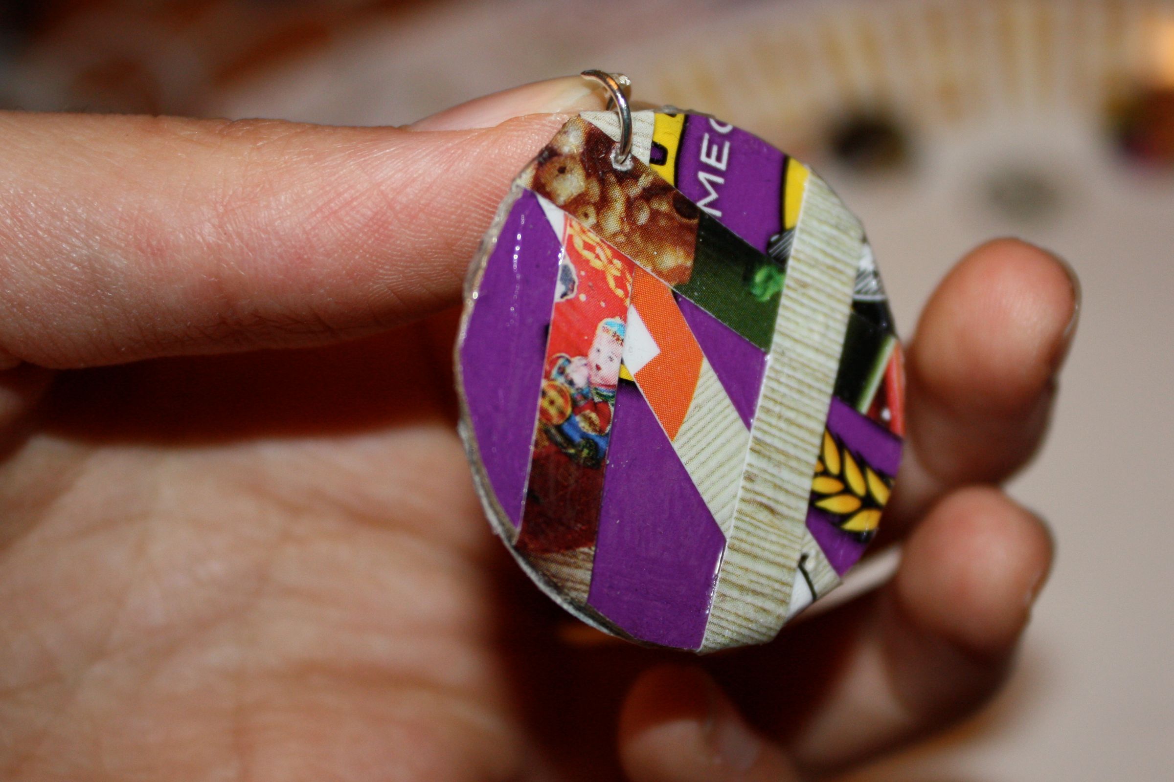 Reversible Cardboard Disc Necklace : 9 Steps - Instructables