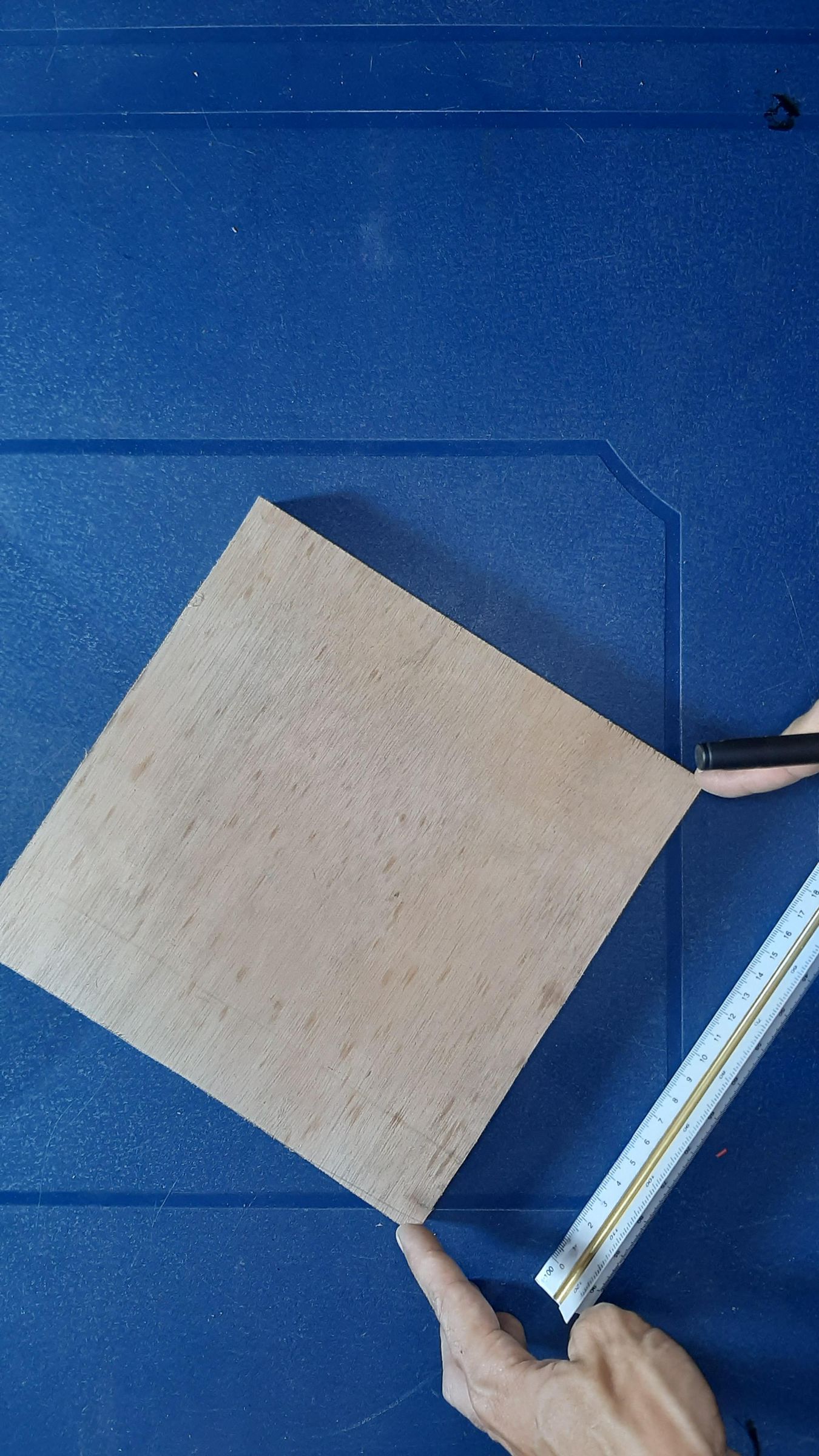 FUTURISTIC CORNER STAND : 10 Steps (with Pictures) - Instructables