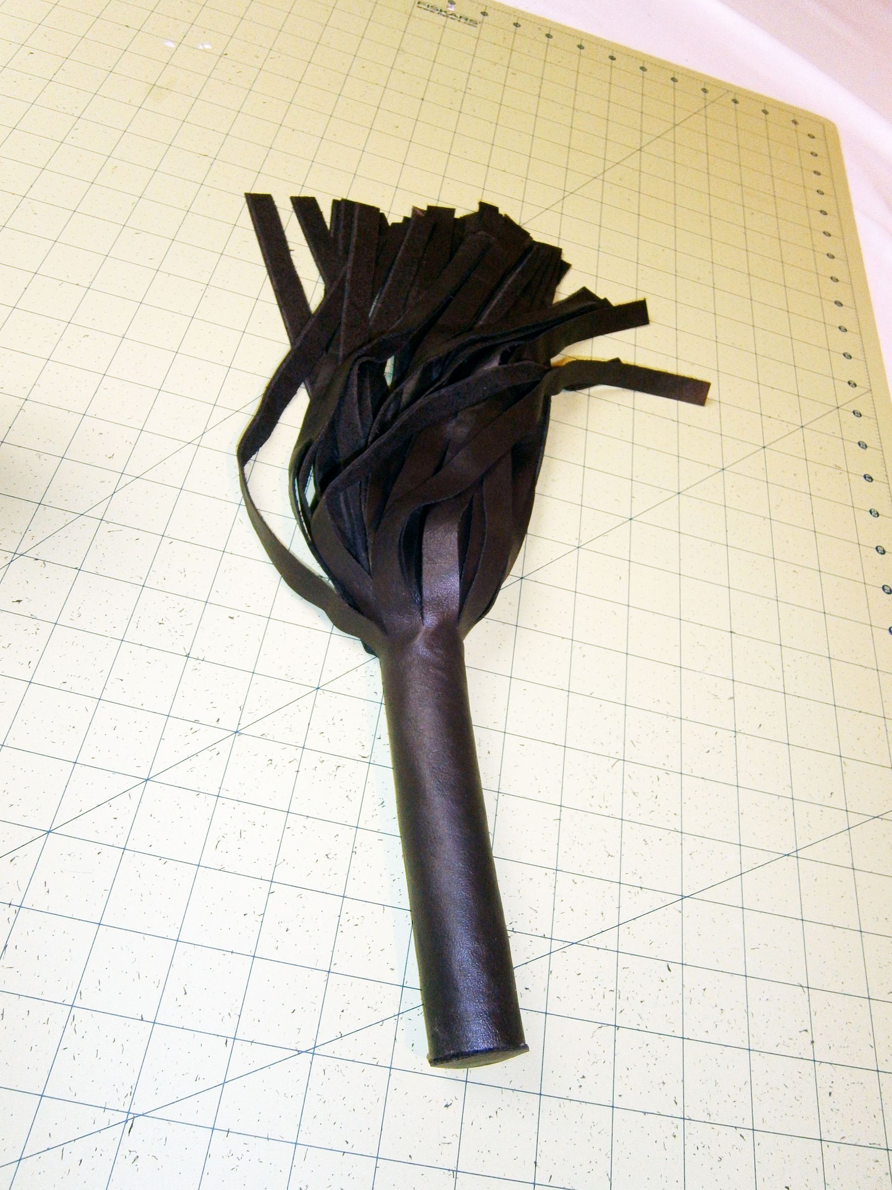 Leather Whip : 11 Steps (with Pictures) - Instructables