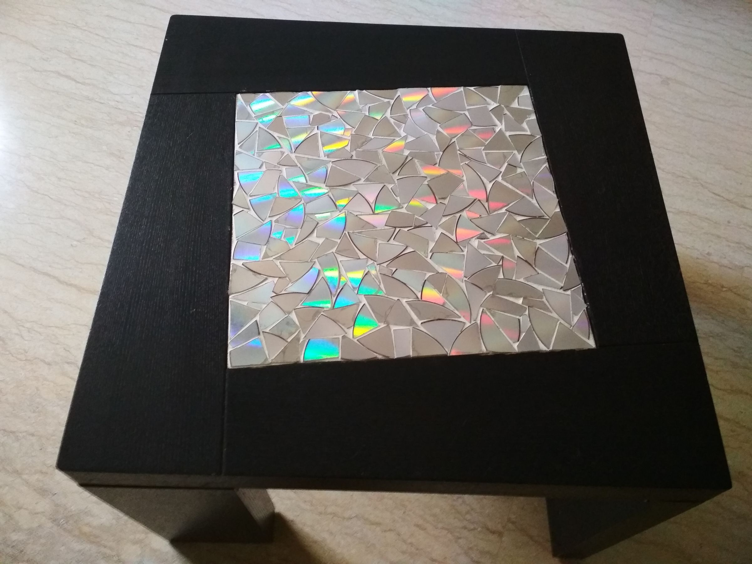 CD Mosaic Table Top : 6 Steps (with Pictures) - Instructables