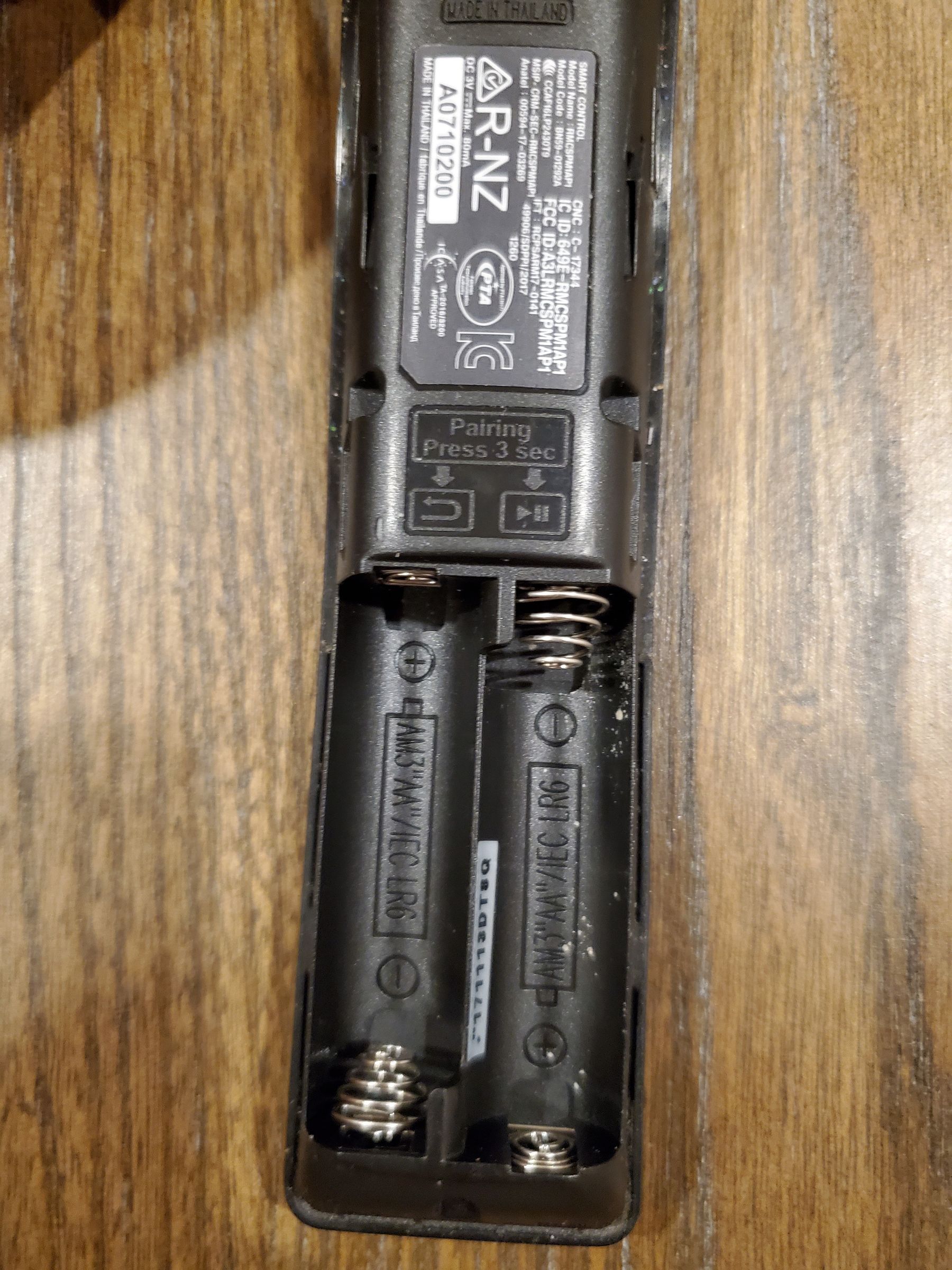Replace Batteries in Display Remote : 11 Steps - Instructables
