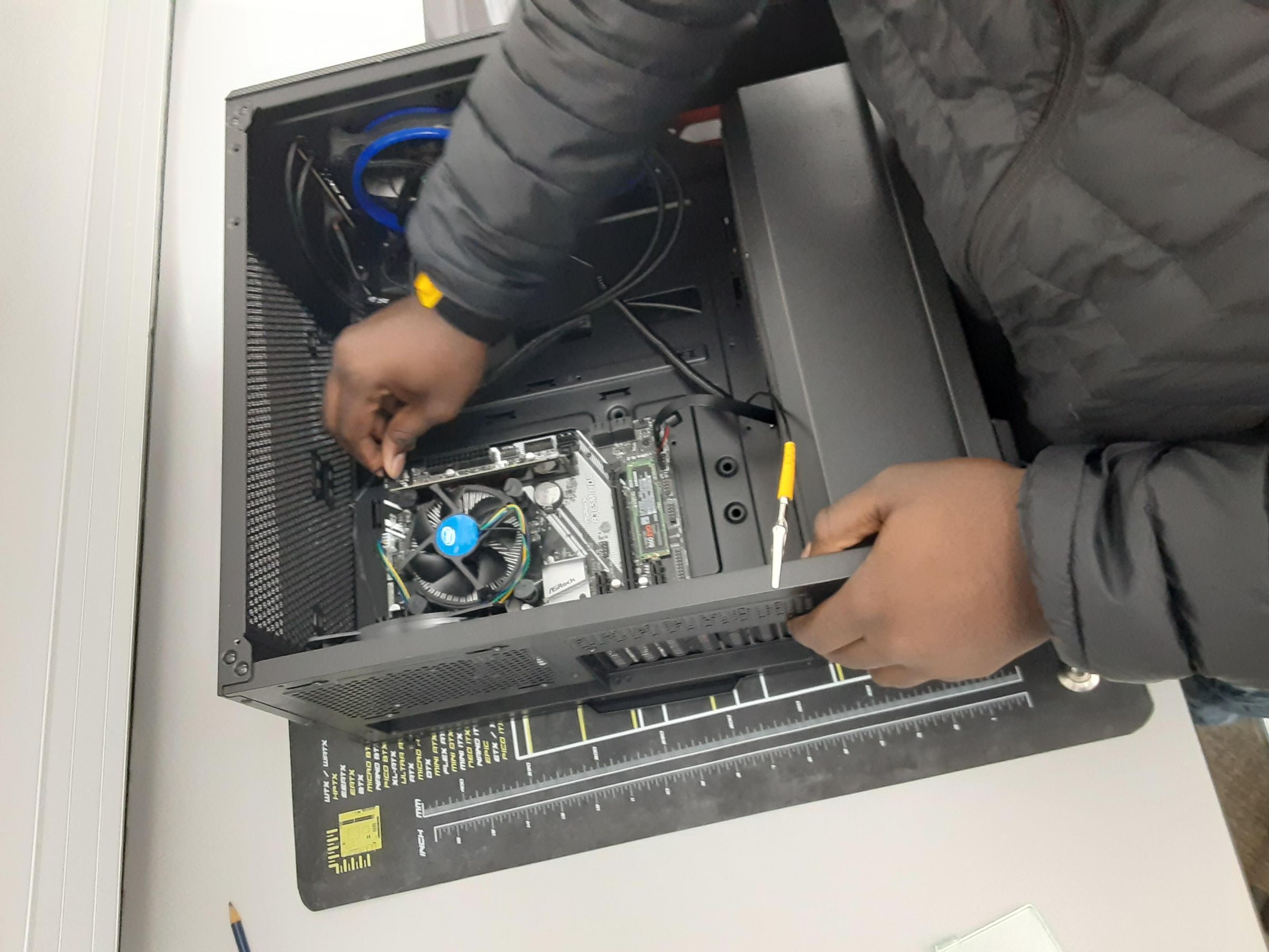 PC Build : 7 Steps - Instructables