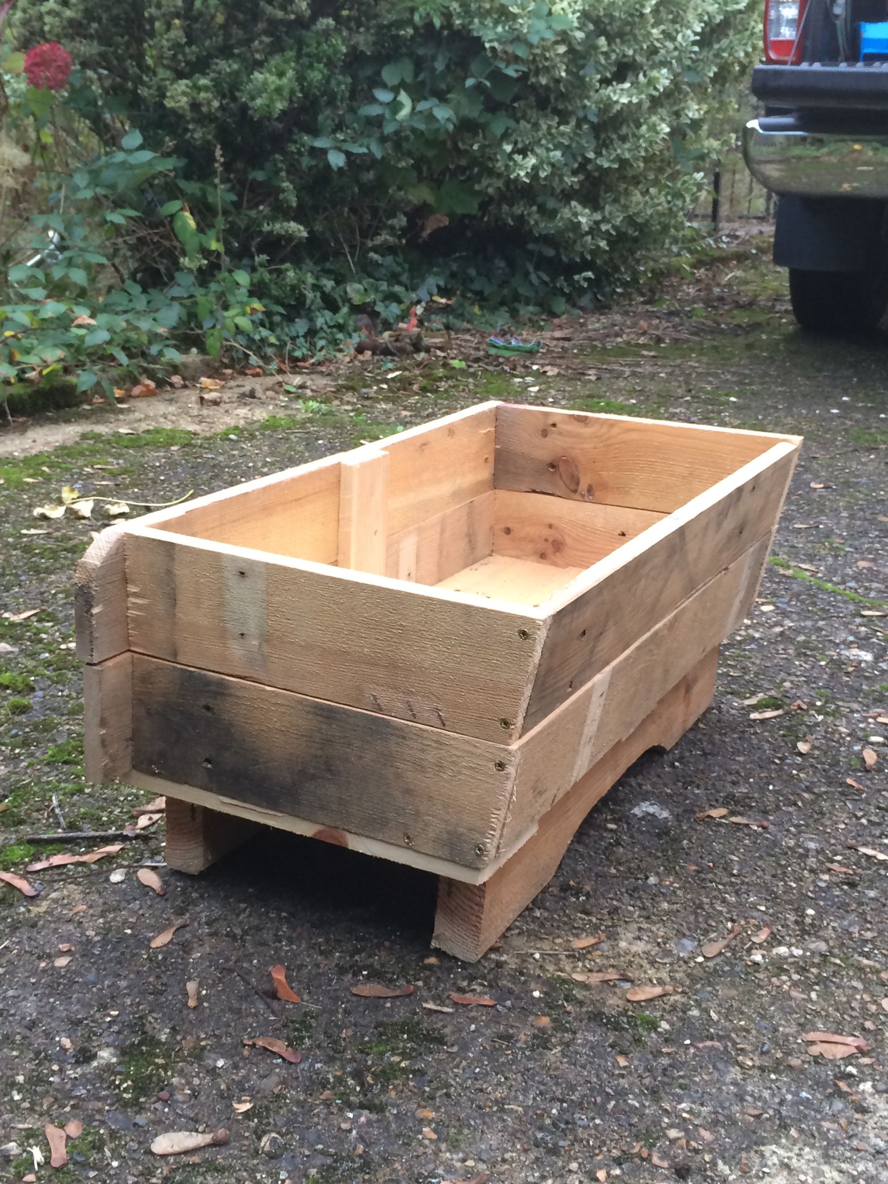 Two Pallets Herb Trough : 4 Steps (with Pictures) - Instructables