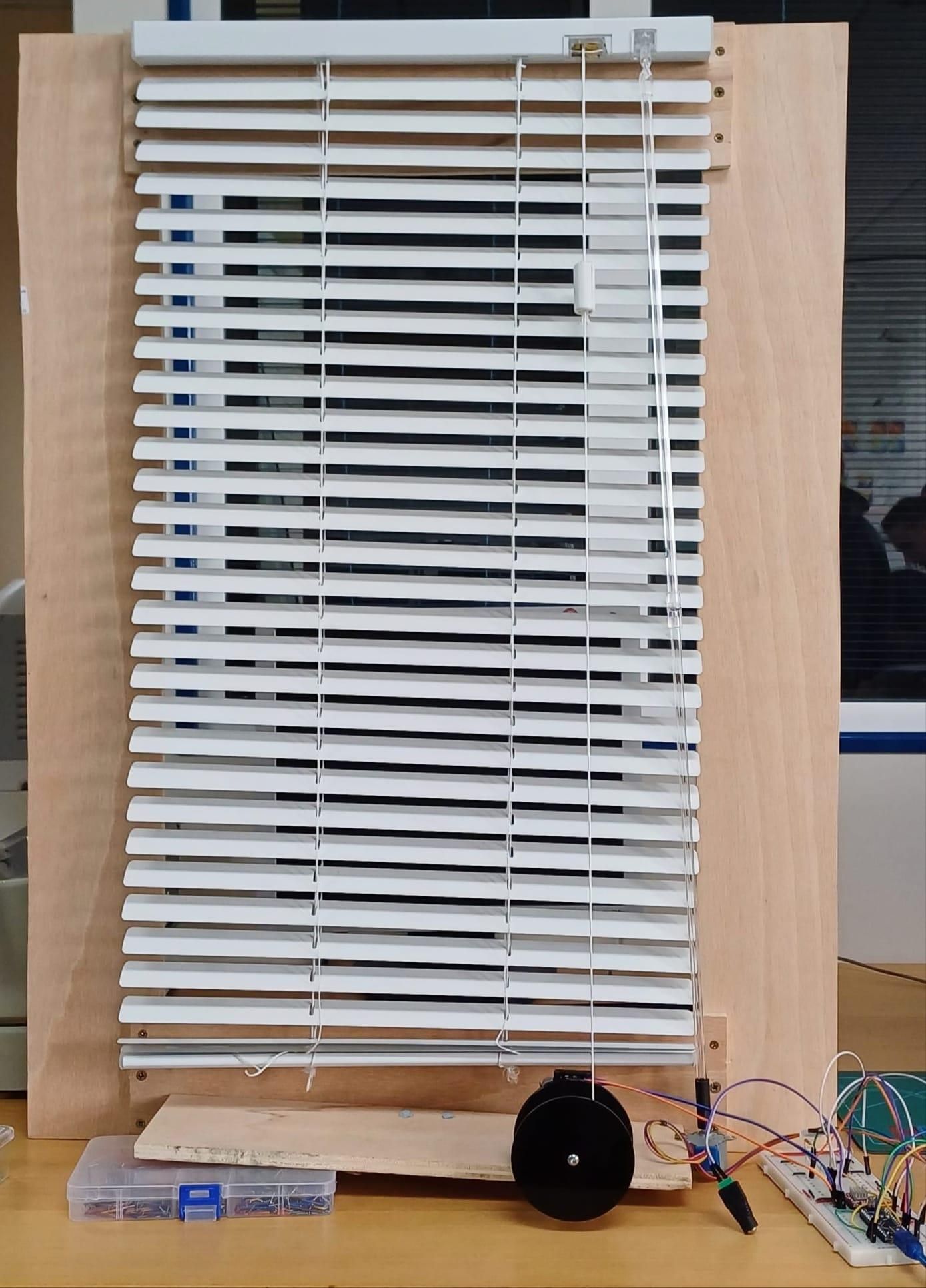 Self-regulating Motorized Blinds : 5 Steps - Instructables