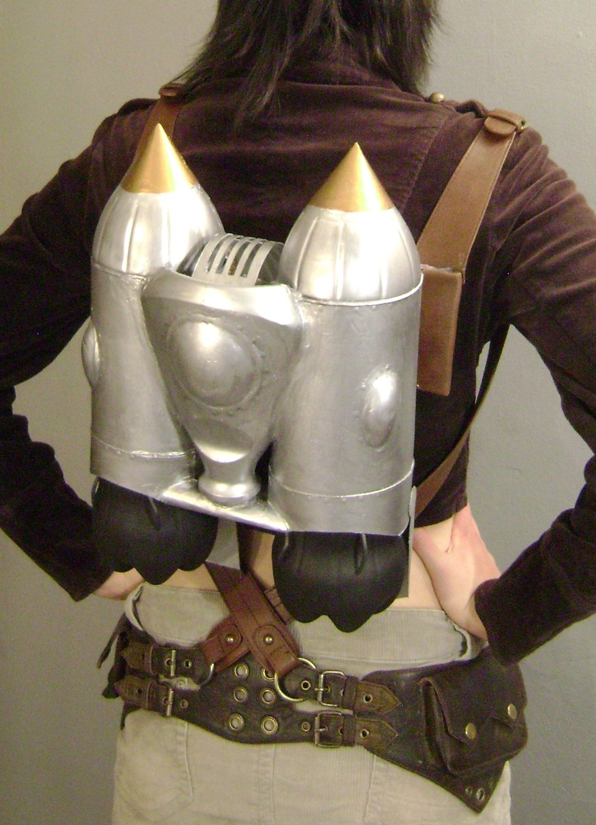 Rocketeer Rocket Pack From Trash : 8 Steps (with Pictures) - Instructables