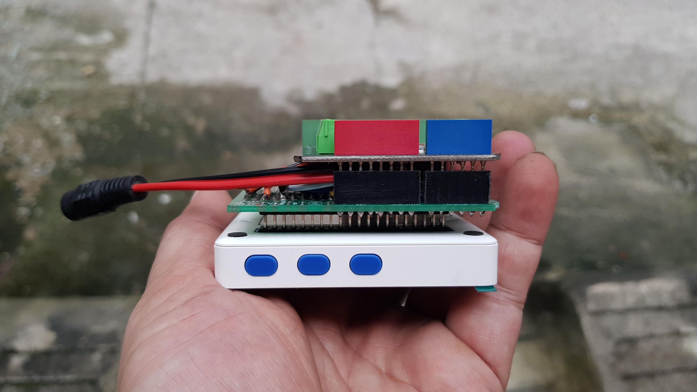 The Local Weather Station on a Four-Wheels Bluetooth Controlled Car ...