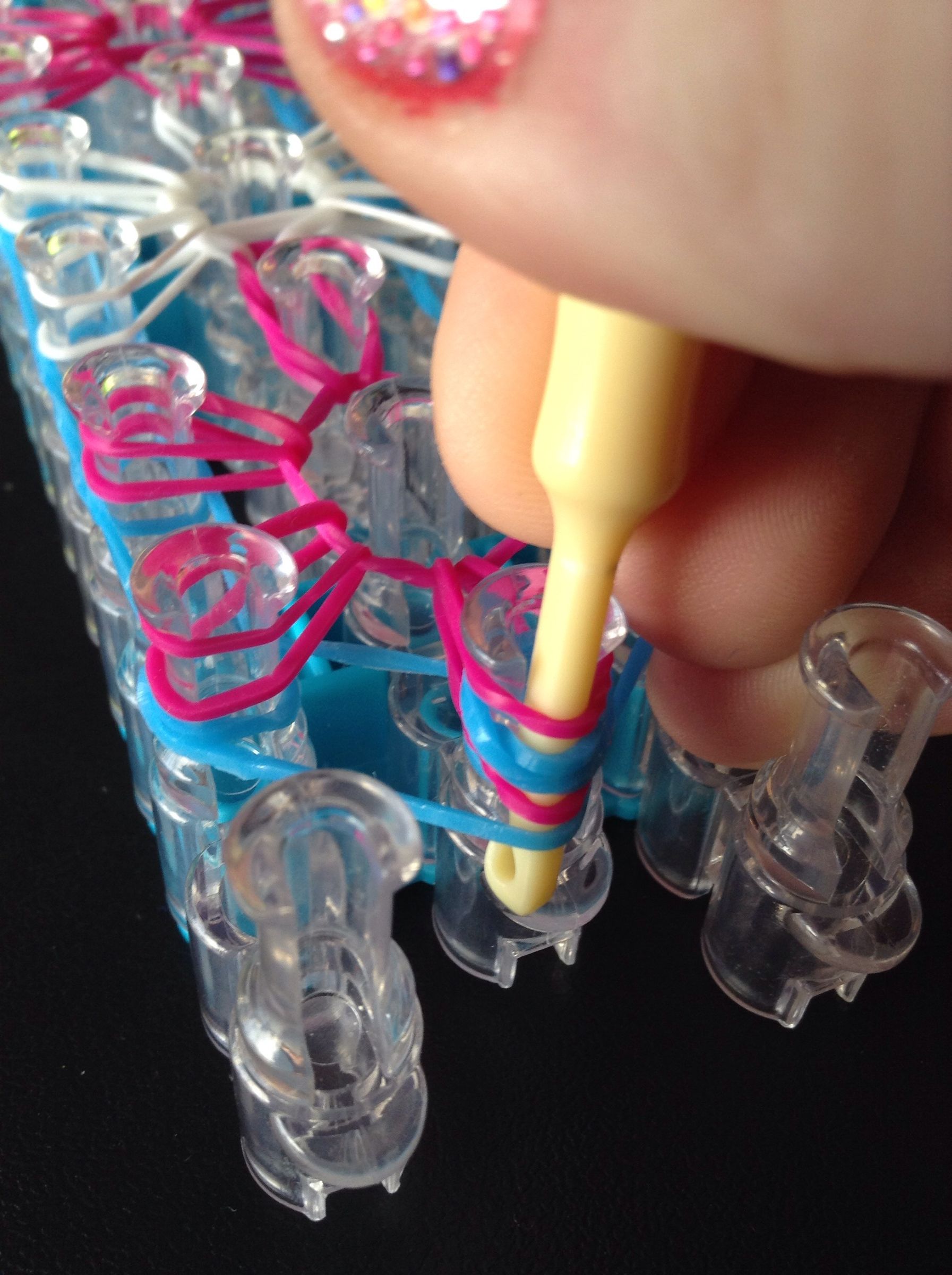 Rainbow Loom: Starburst : 9 Steps (with Pictures) - Instructables