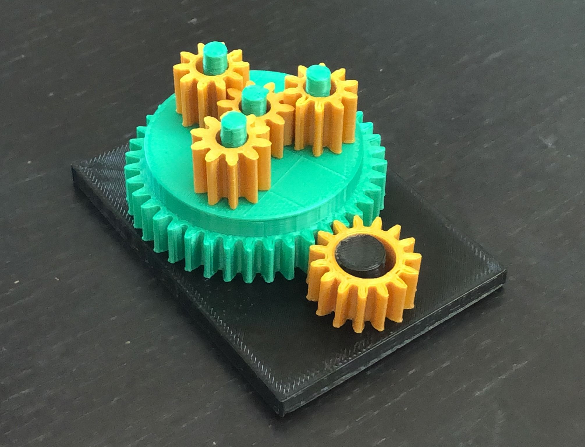 Simple Gear Mechanism (Move Things) : 23 Steps (with Pictures ...