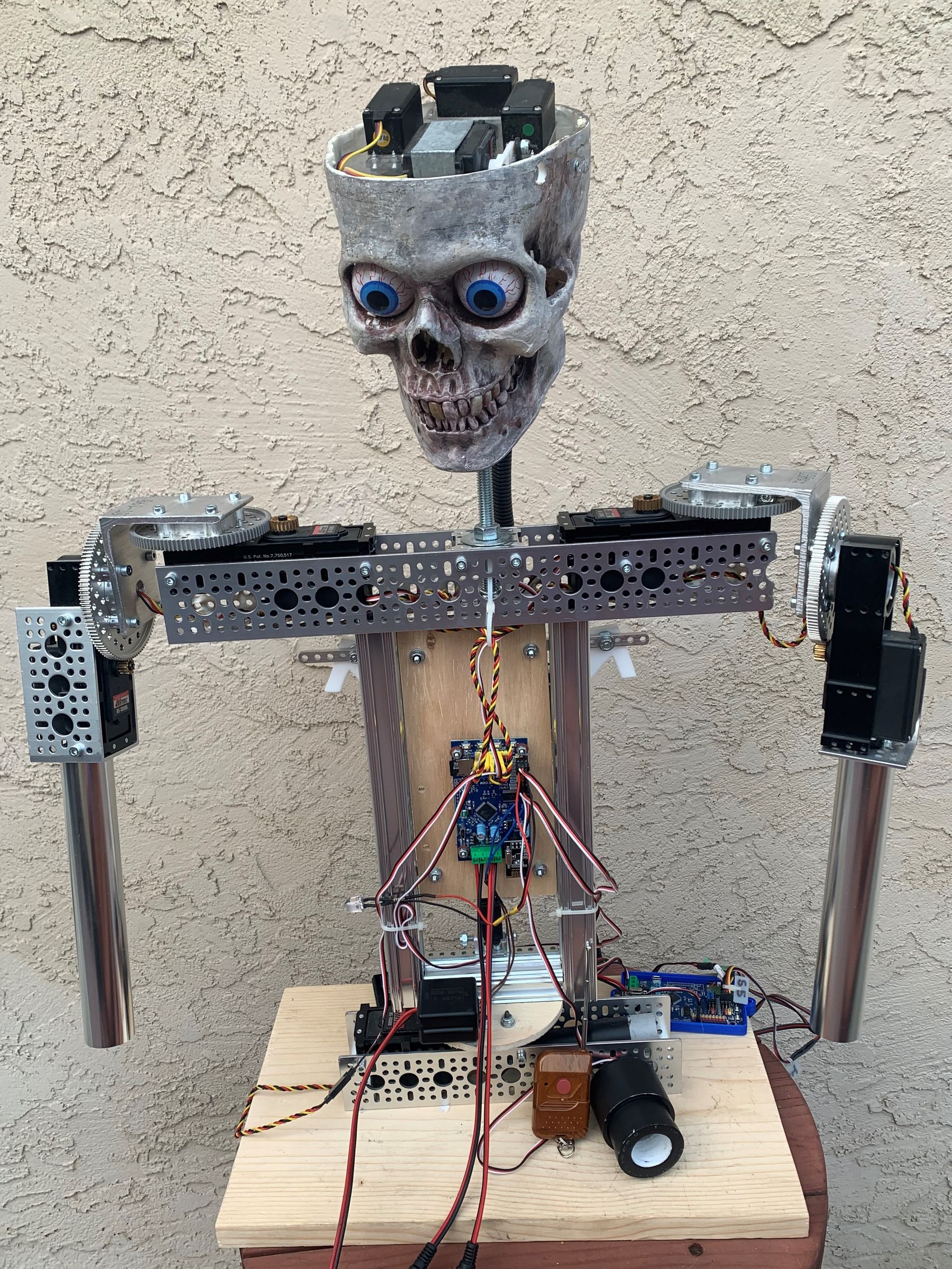 Easy Animatronic Build and Programming : 4 Steps - Instructables