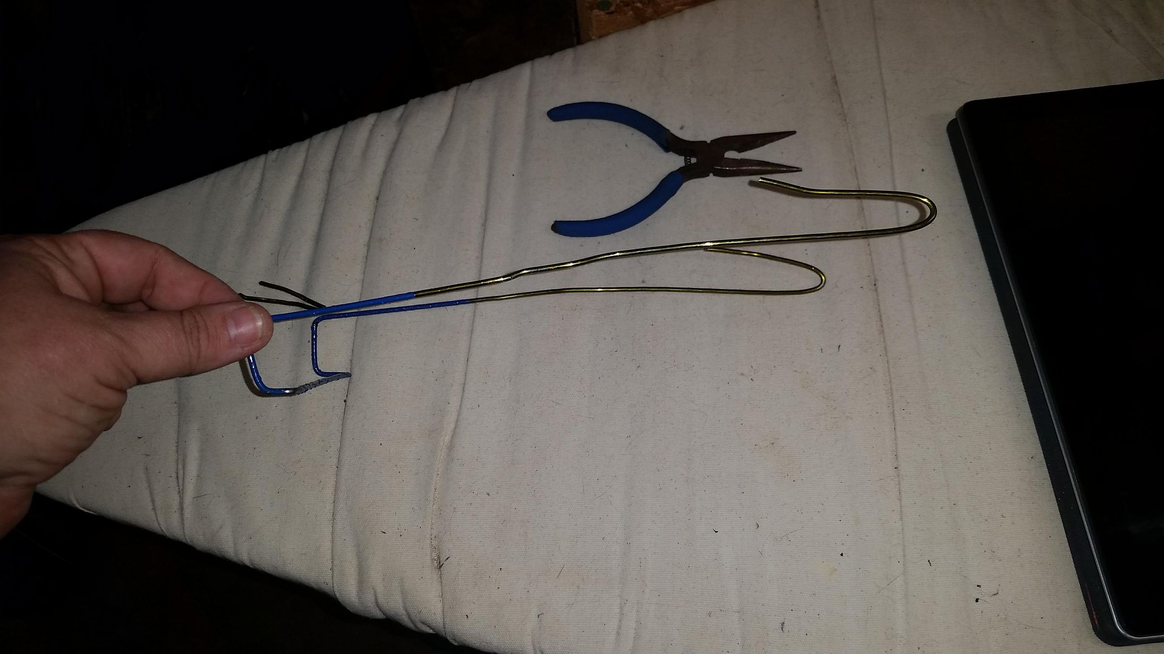 Upcycled Wire Hanger Tablet Mount : 3 Steps - Instructables