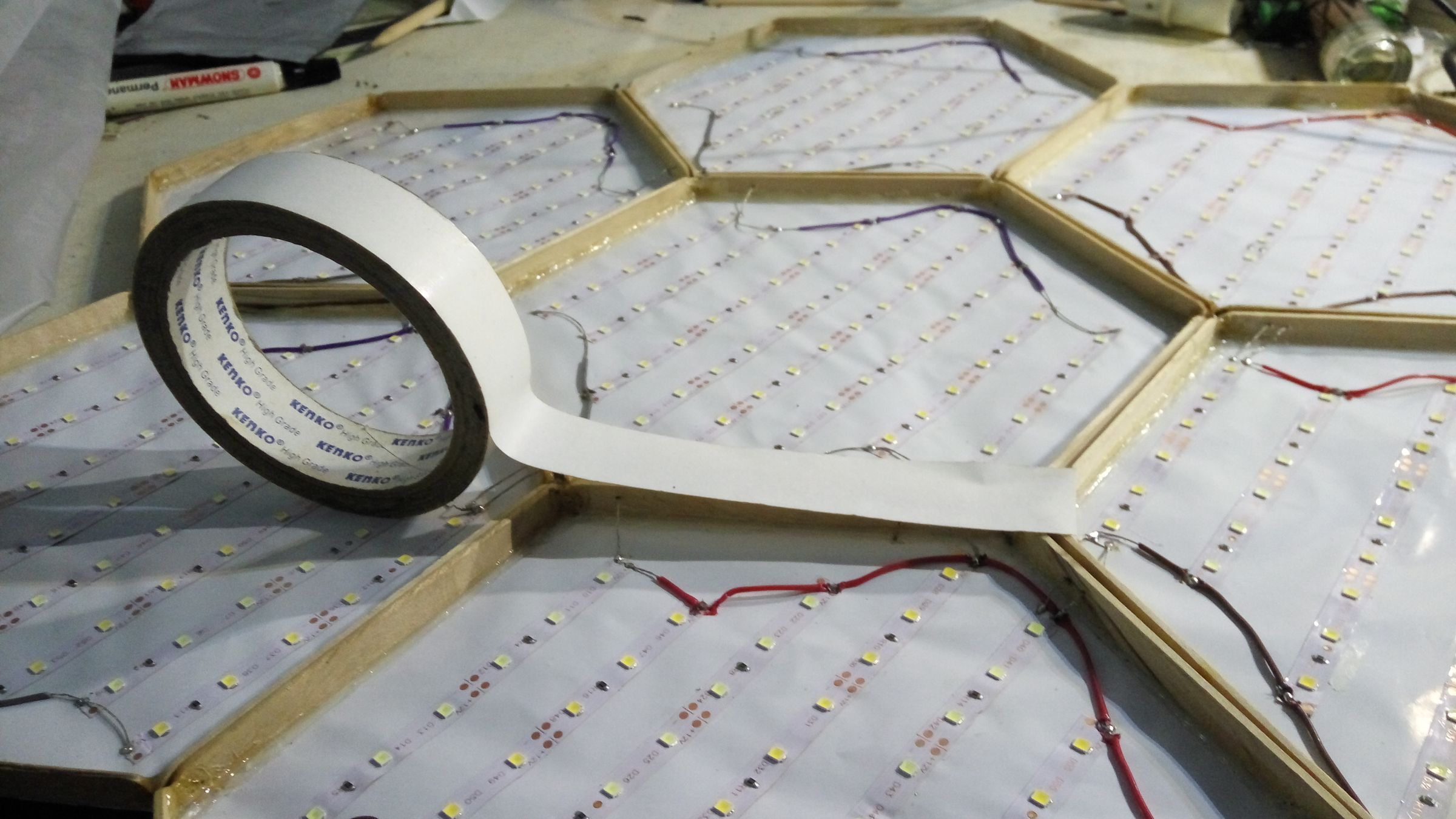 BUDGET Hexagonal LED Panel !!!! : 5 Steps - Instructables