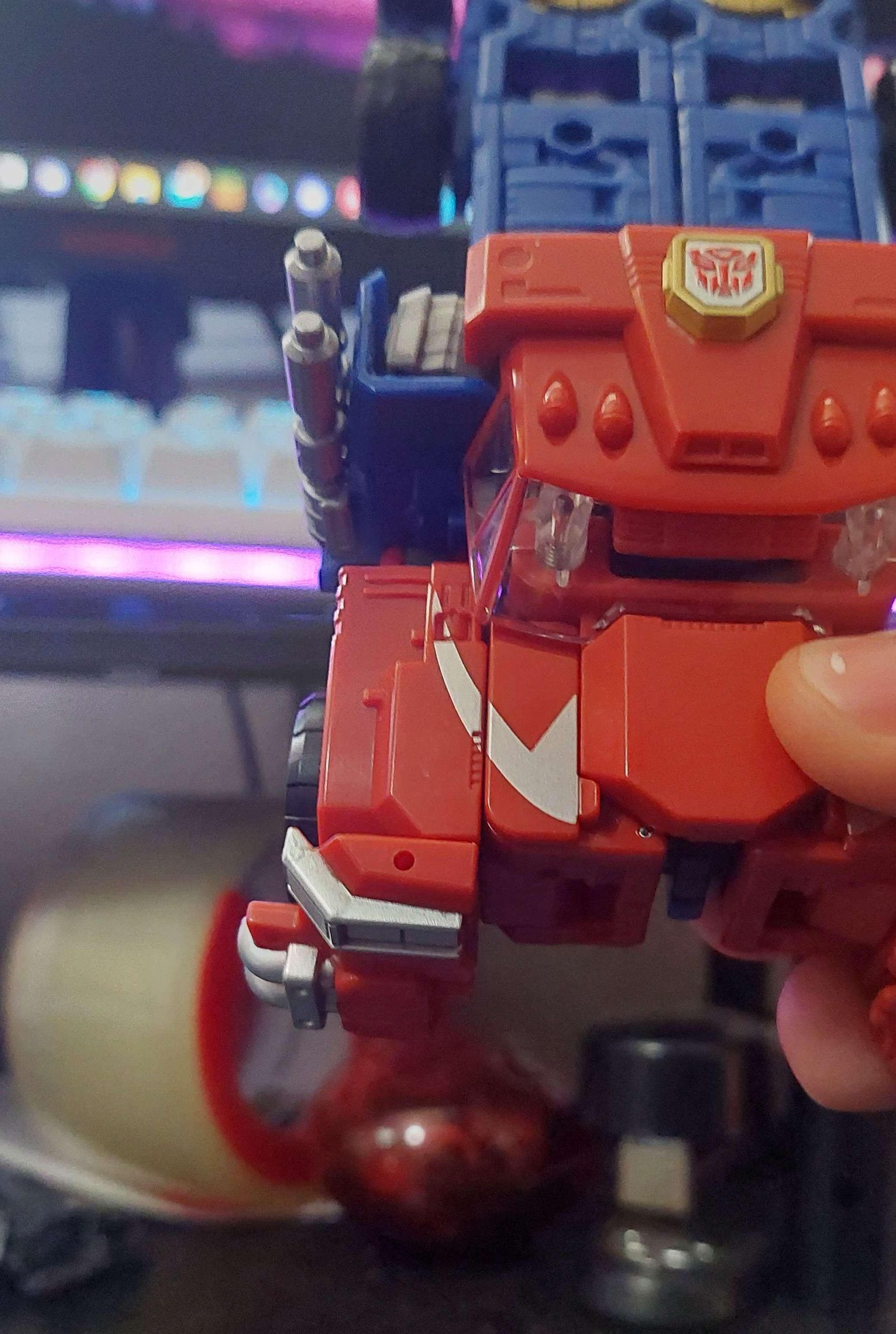 How to Convert Legacy Armada Optimus Prime From Core Robot to Truck and ...