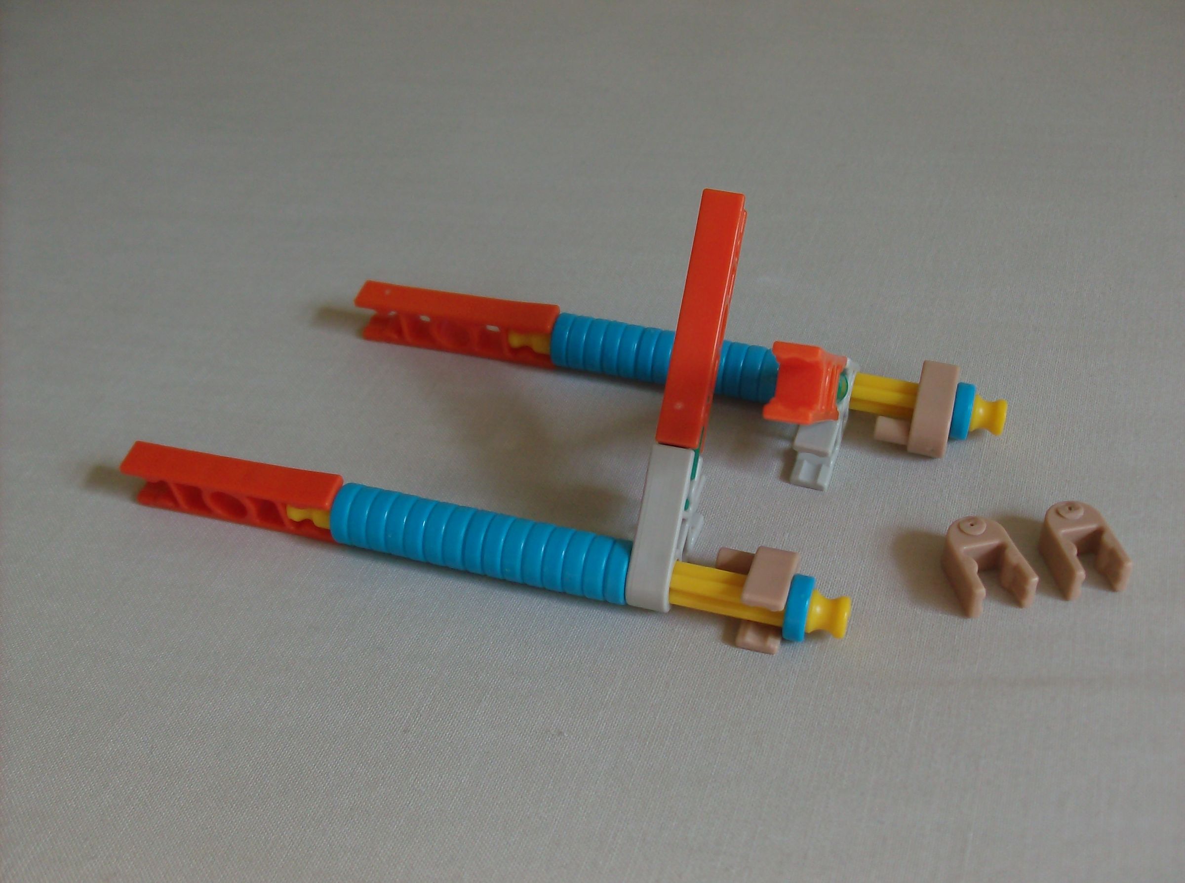 K'nex - James Bond - Helicopter With Saws Instructions : 4 Steps ...