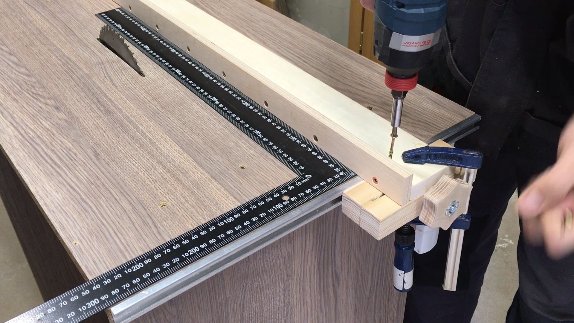 How to Make a Table Saw Fence for Homemade Table Saw : 8 Steps (with ...