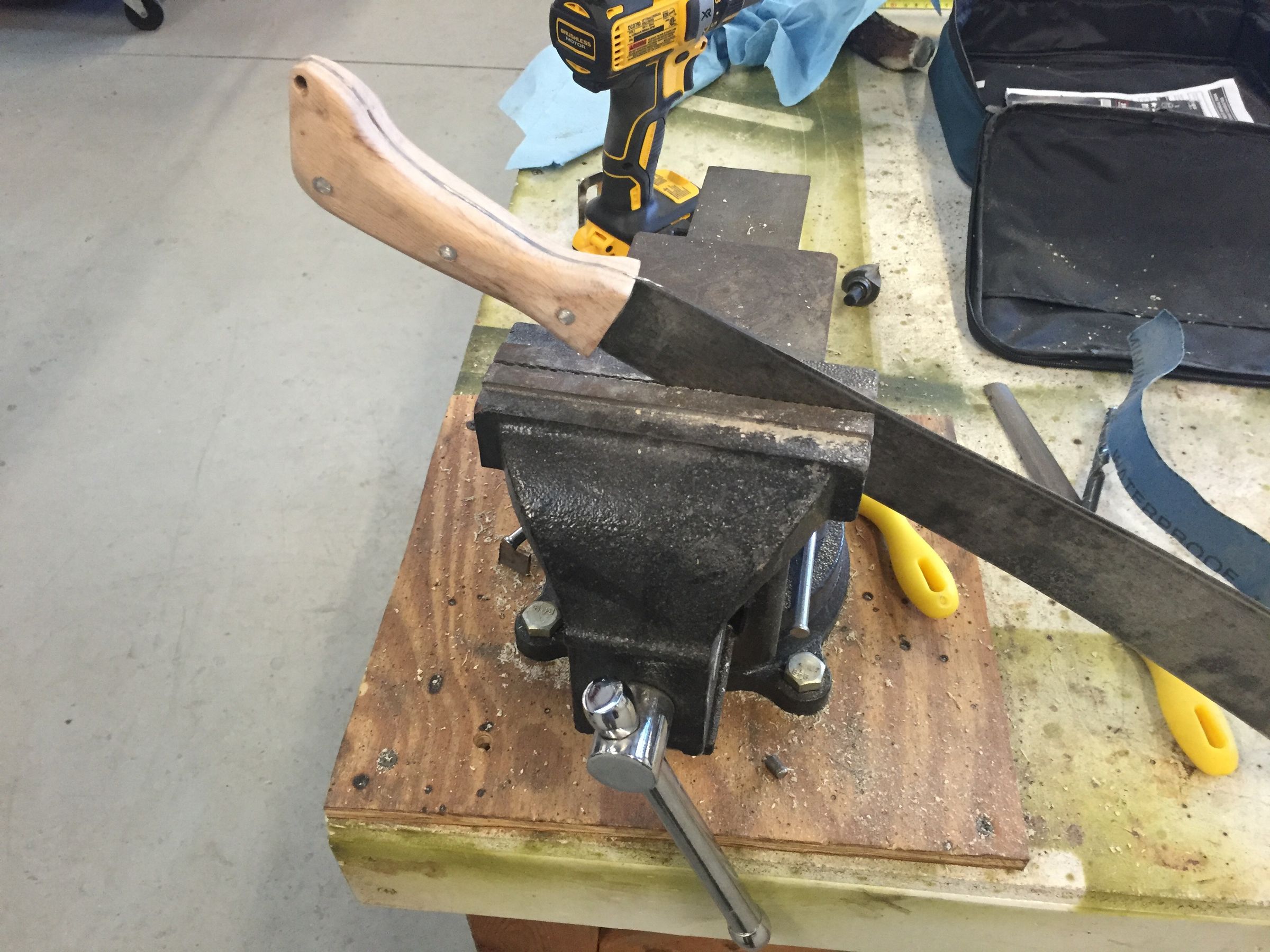 Replacing a Machete Handle : 5 Steps (with Pictures) - Instructables