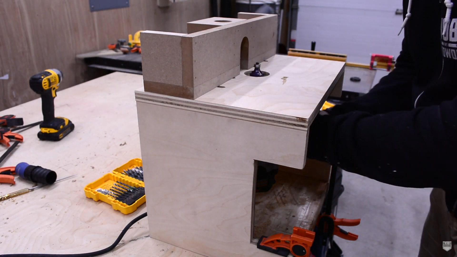 How to Build a Portable Router Table | DIY Woodworking Shop Project ...