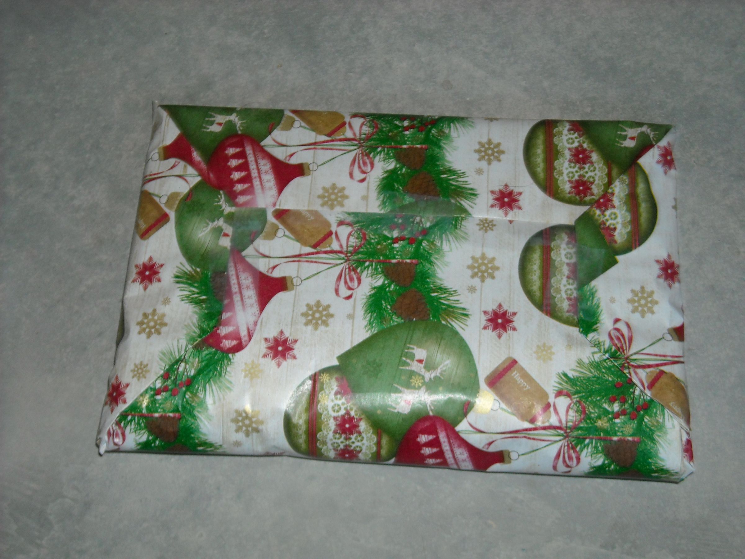 How to Wrap a Flat Gift : 5 Steps - Instructables