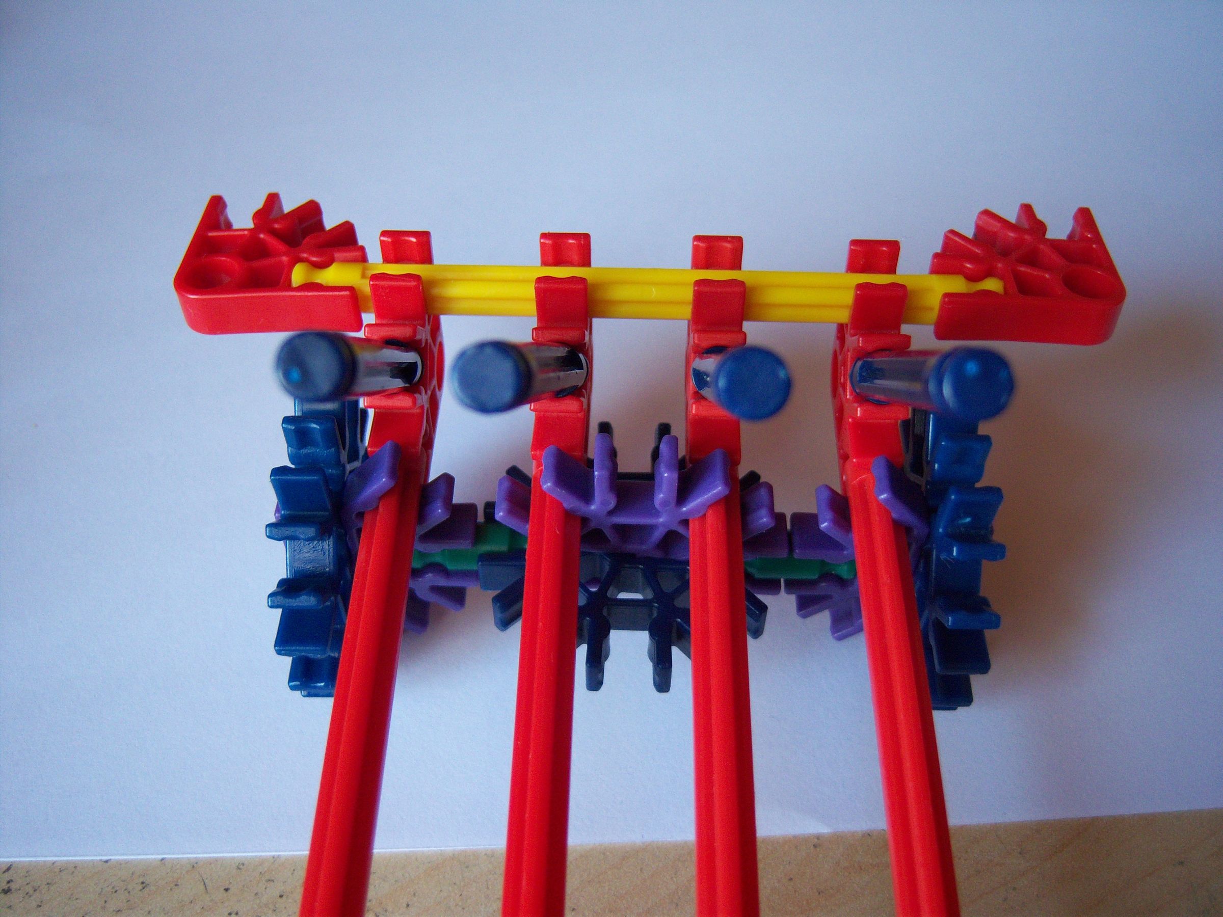 Knex Portable Hard Drive Stand : 6 Steps - Instructables