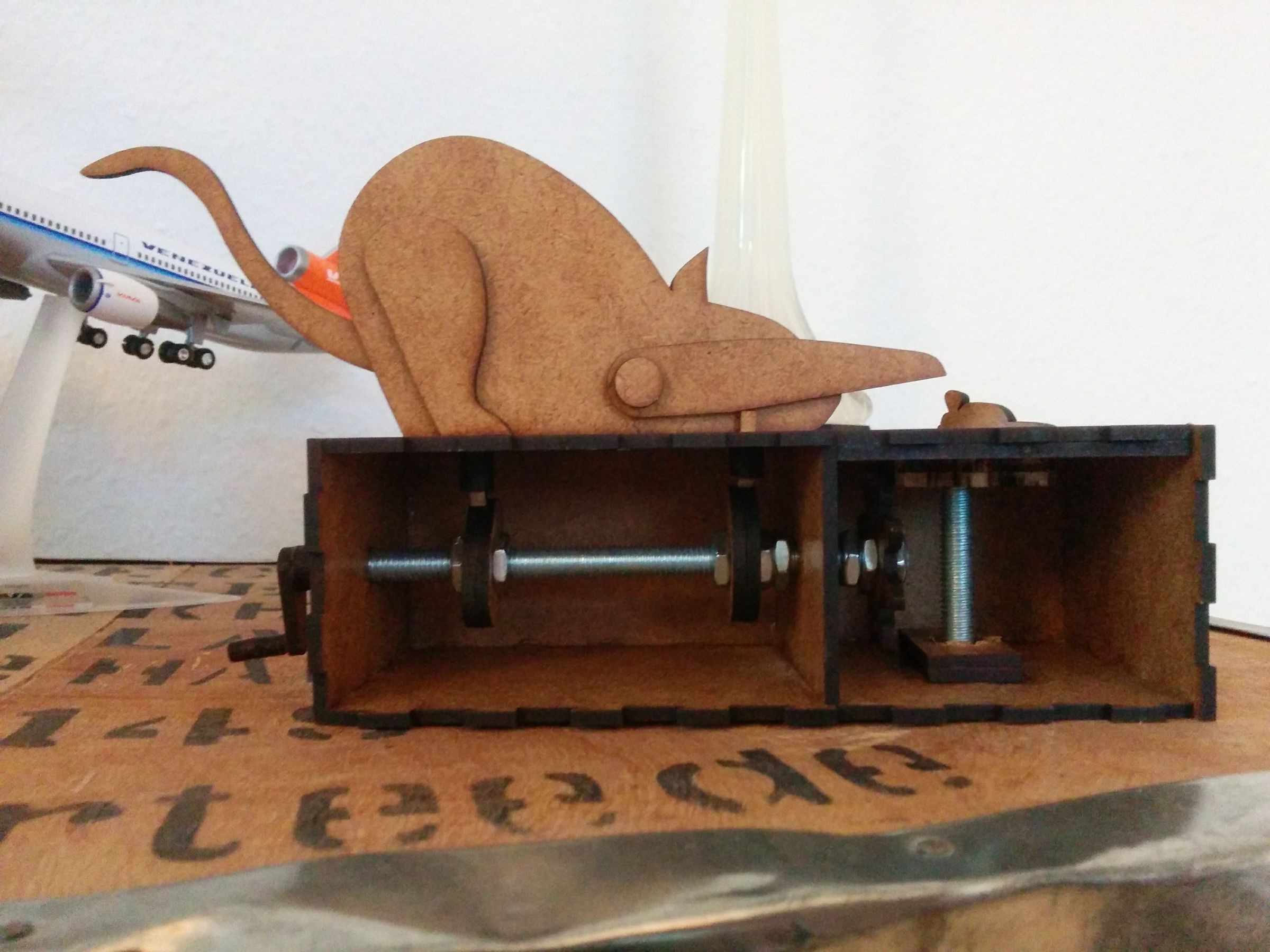Cat & Mouse - Automaton : 4 Steps (with Pictures) - Instructables