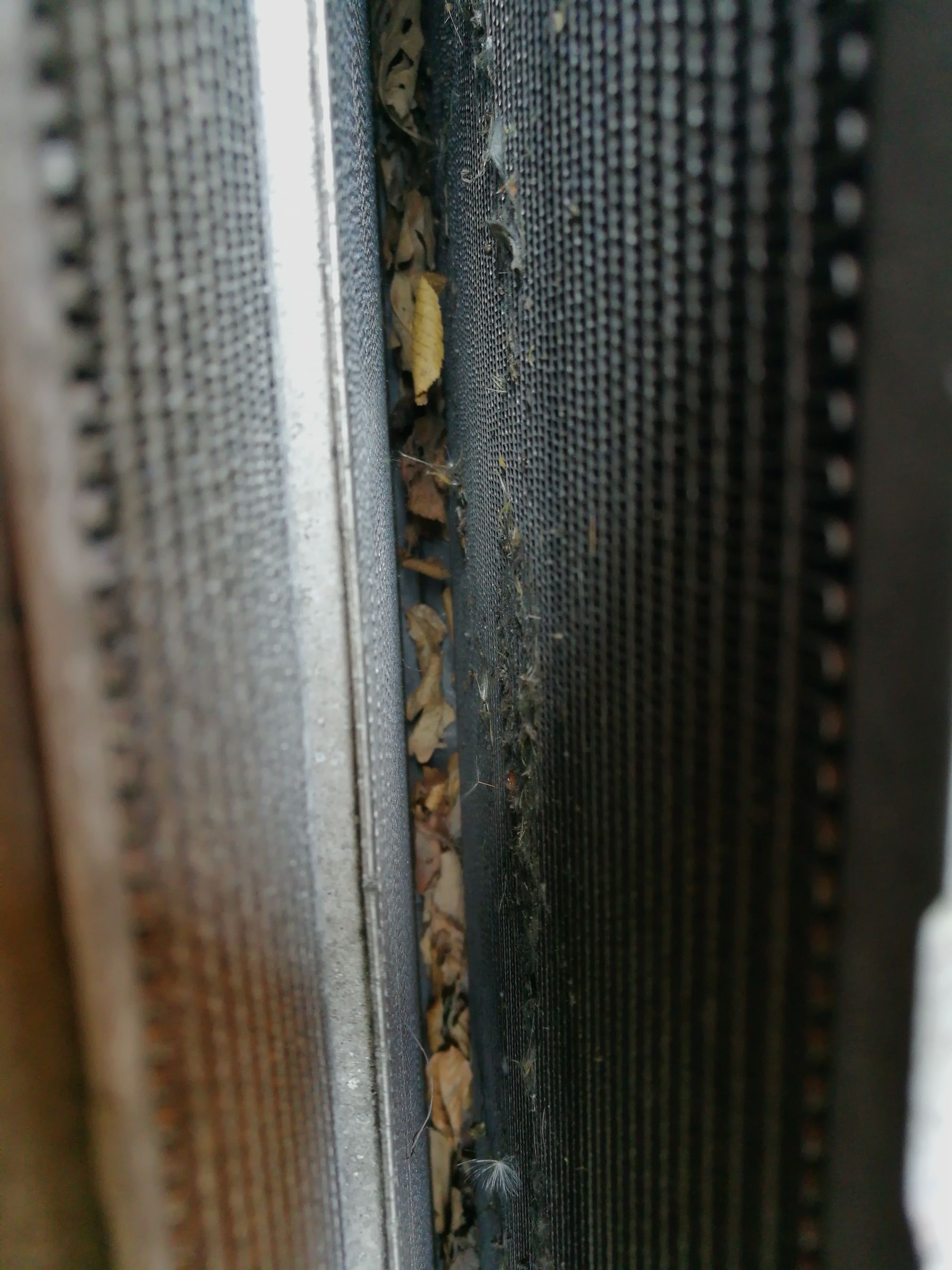 Toyota Prius Gen 3 Front Cooler Cleaning : 6 Steps (with Pictures ...