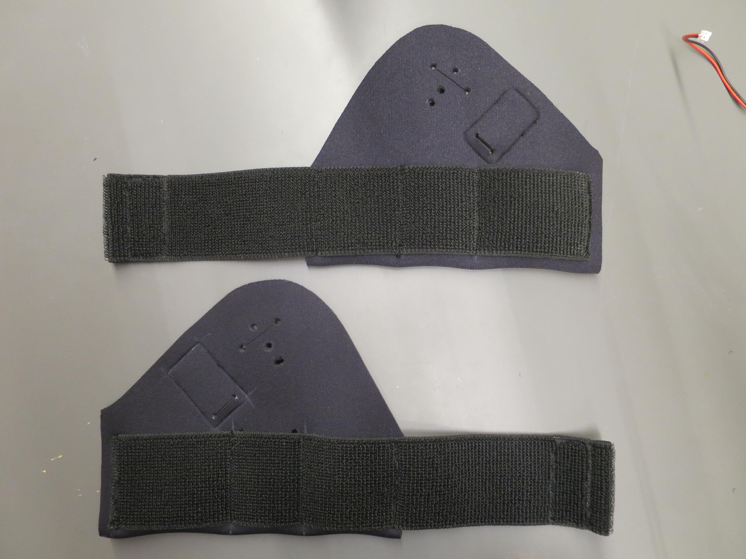 ‘HYBRID’ VR Data Gloves for Meta Quest + Vive Puck : 10 Steps (with ...