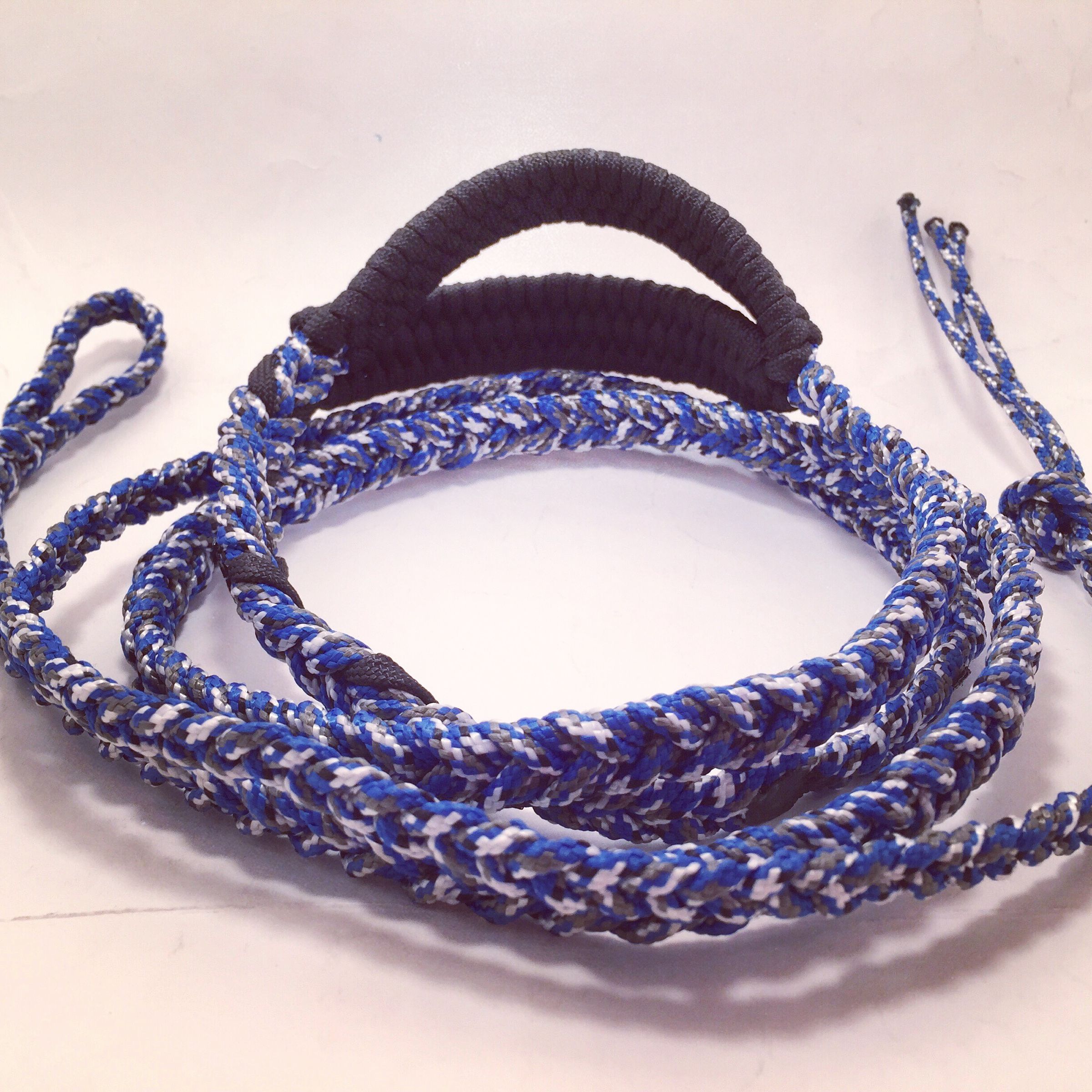 How to Make a Paracord "David's Sling" : 8 Steps (with Pictures ...