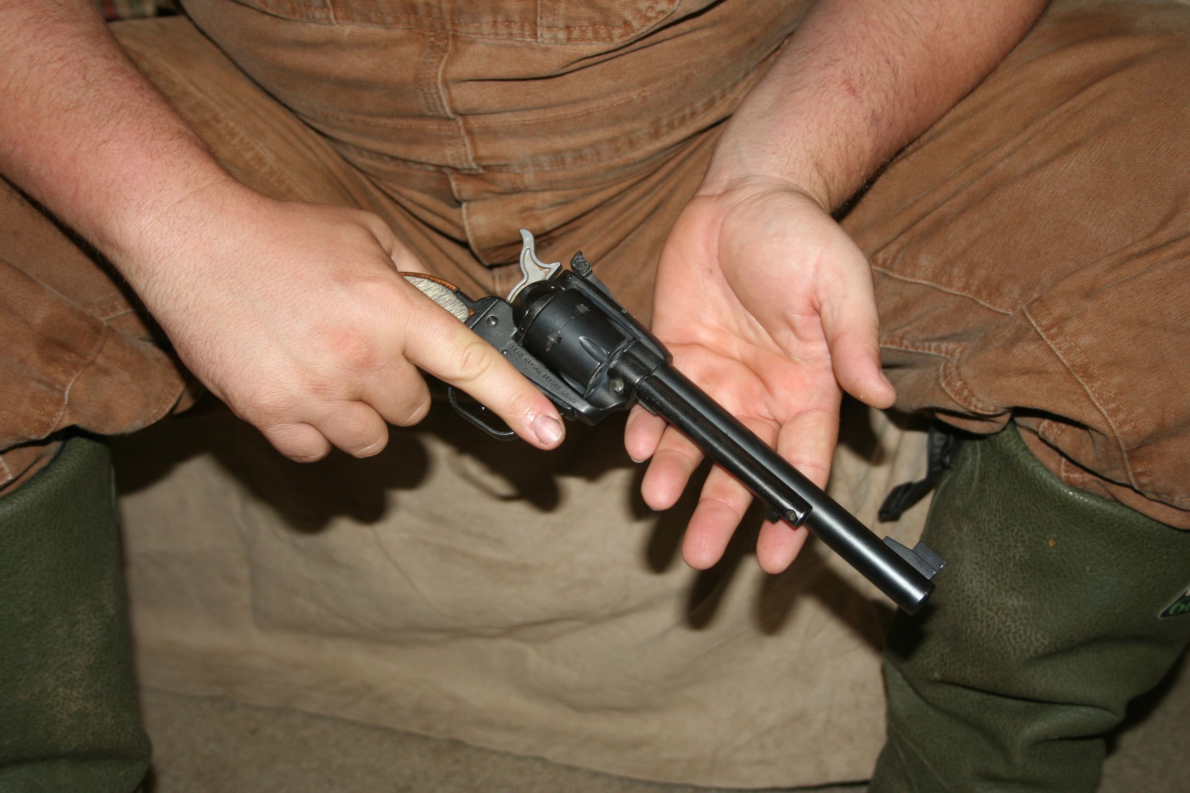 Firearm Safety: the "do's" and "don'ts" of Enjoying Guns Safely. : 5 ...