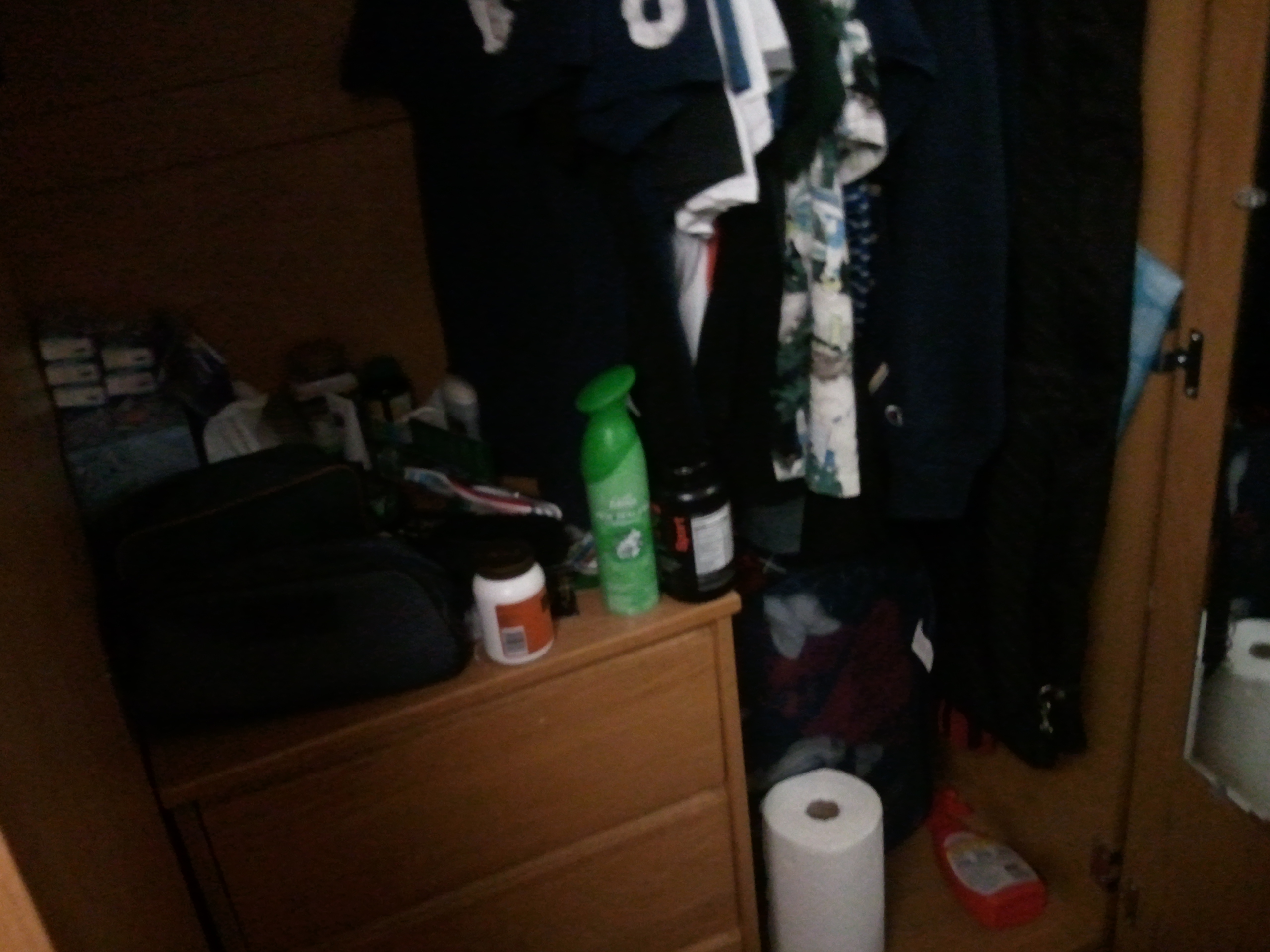 Messy College Dorm/Apartment - Instructables