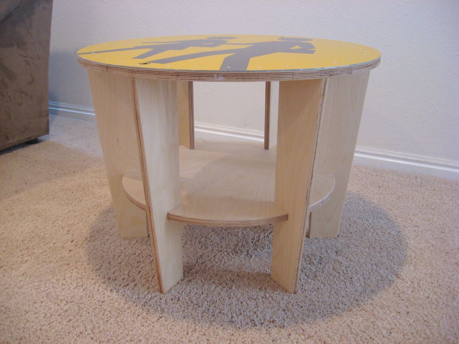 Stop Sign Coffee Table : 7 Steps (with Pictures) - Instructables