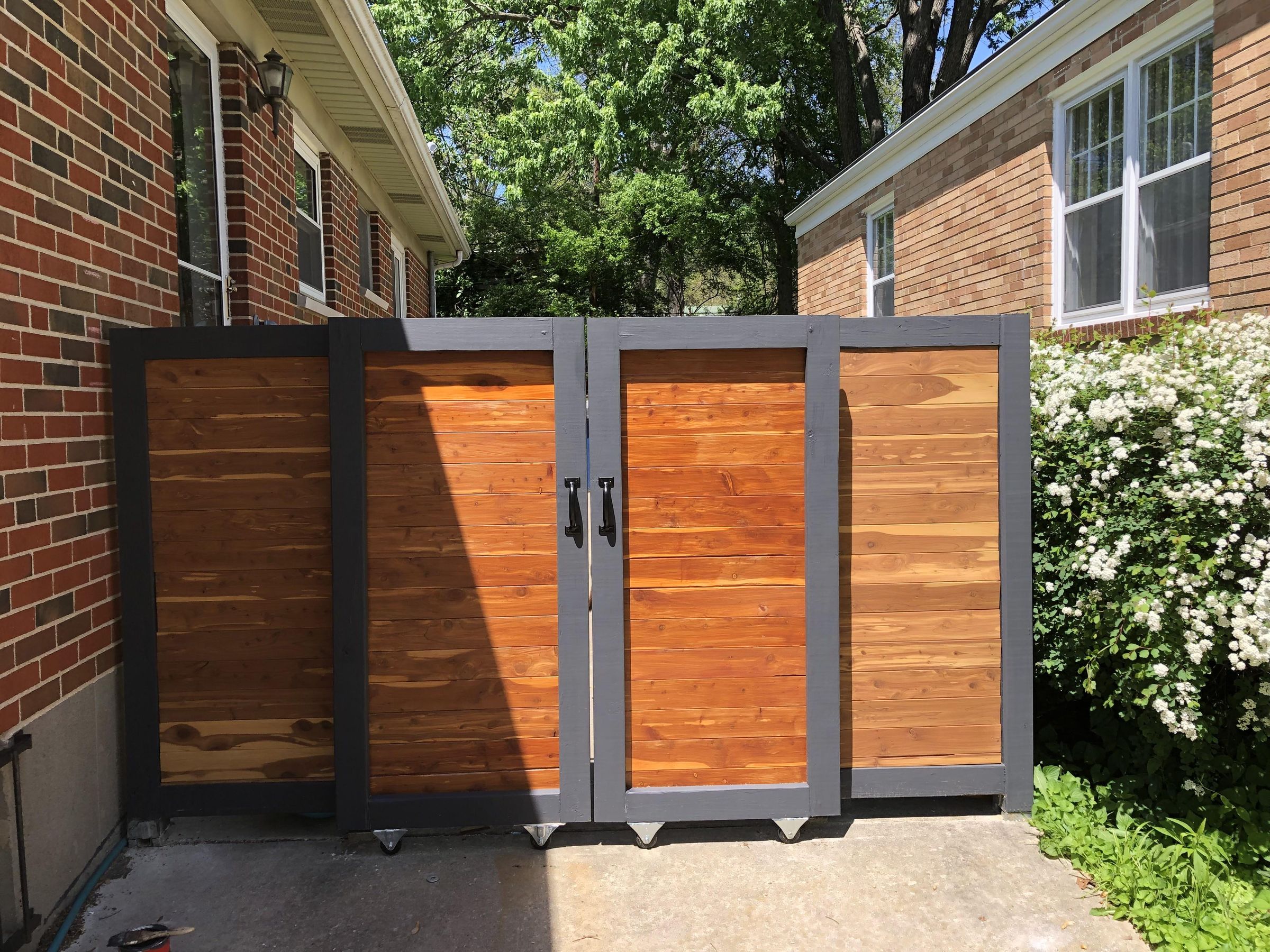 Modern Double Sliding Gate : 11 Steps (with Pictures) - Instructables