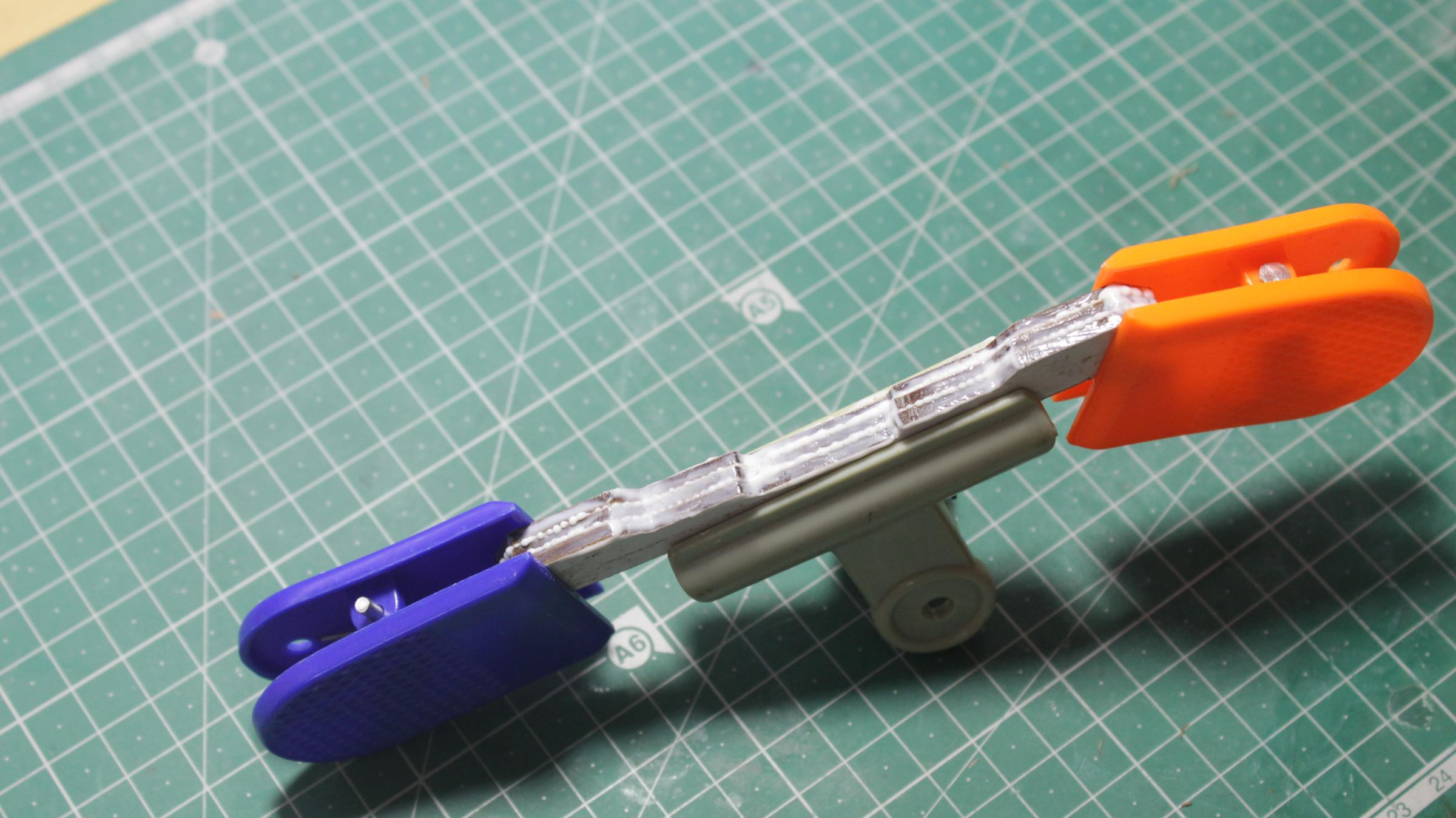 Easy Avengers Smartphone Stand : 14 Steps (with Pictures) - Instructables