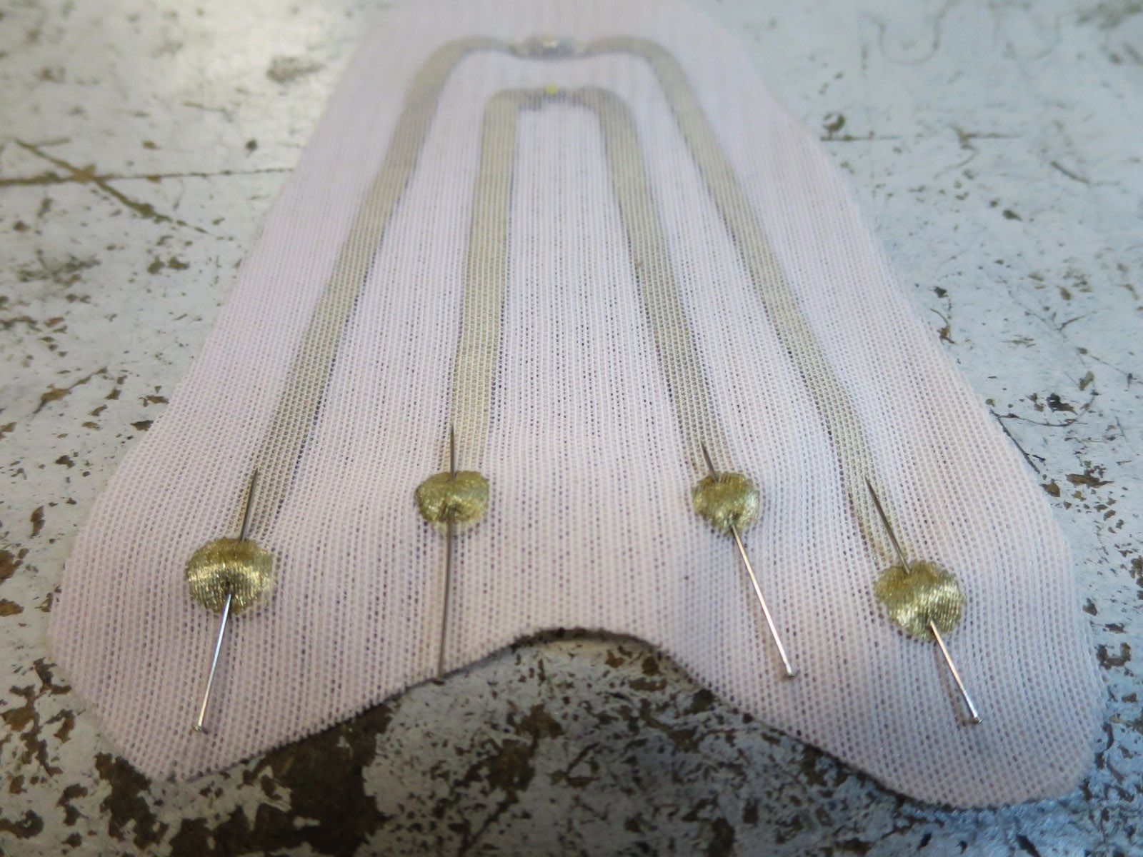 ETextiles: Stretch Circuit : 5 Steps (with Pictures) - Instructables