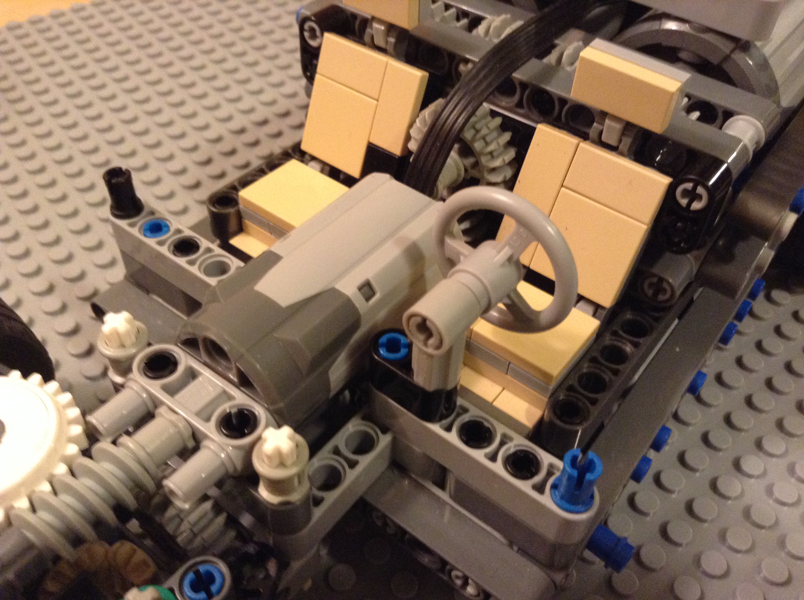 Remote Control Lego Car (1997 Volvo 850) : 10 Steps (with Pictures ...