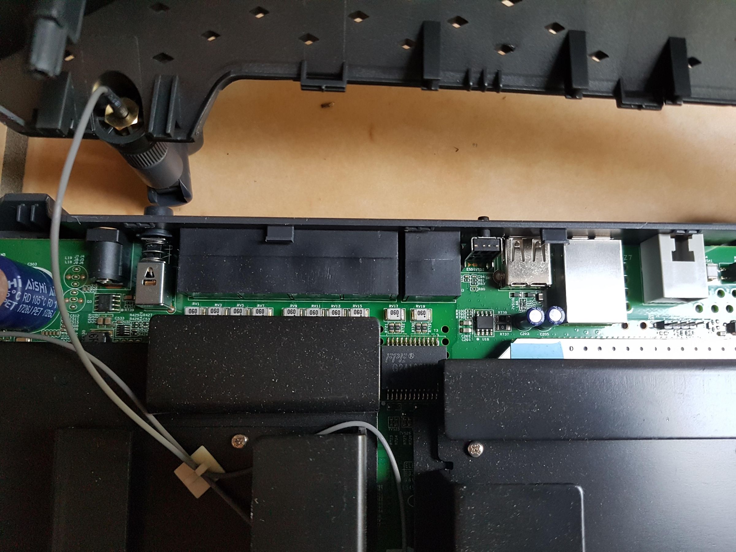 Disassemble and Mod the D-Link DSL-5300 COBRA AC5300 Wave 2 MU-MIMO Wi ...