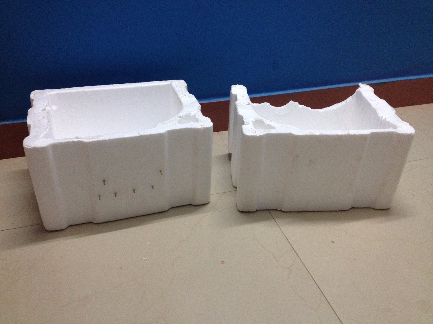 Thermocol Side Table With Glass Top : 4 Steps - Instructables