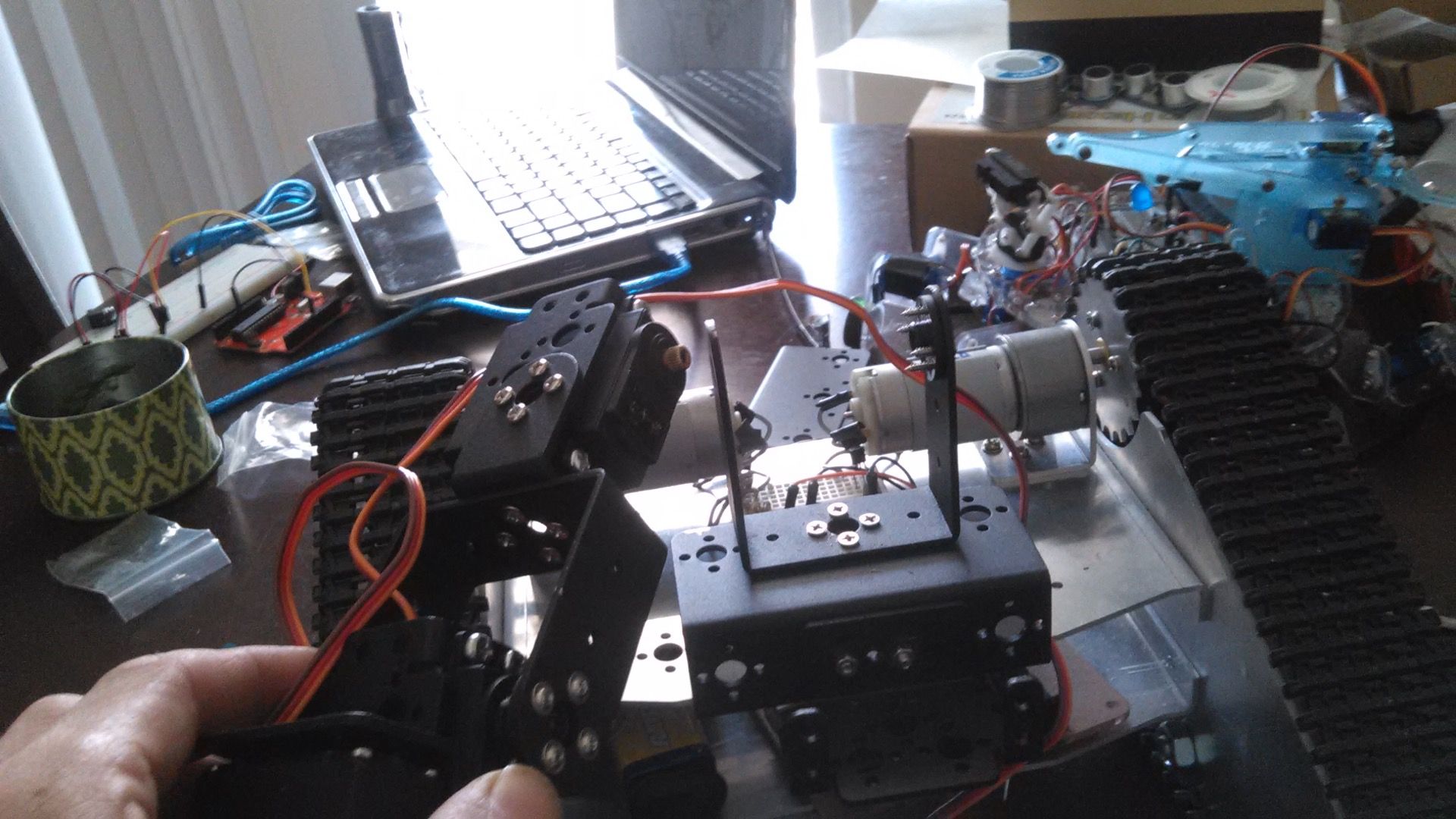 Autonomous Tank W/ Robotic Arm(Arduino, Bluetooth) : 8 Steps ...