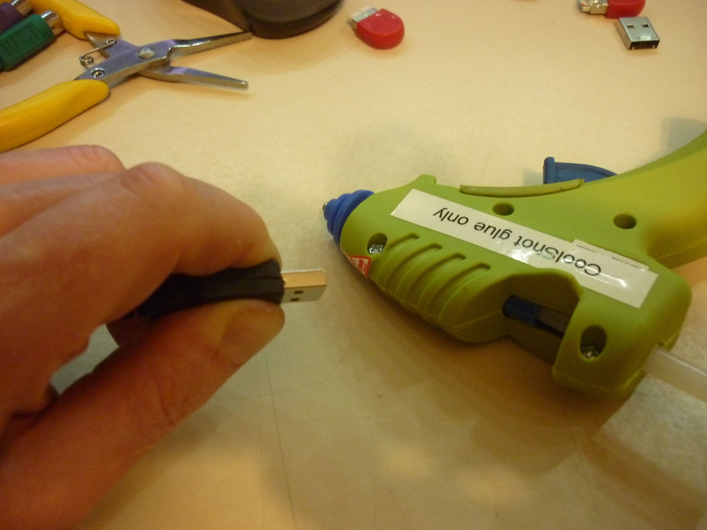Hide Your Flash Drive in Plain Sight : 5 Steps (with Pictures ...