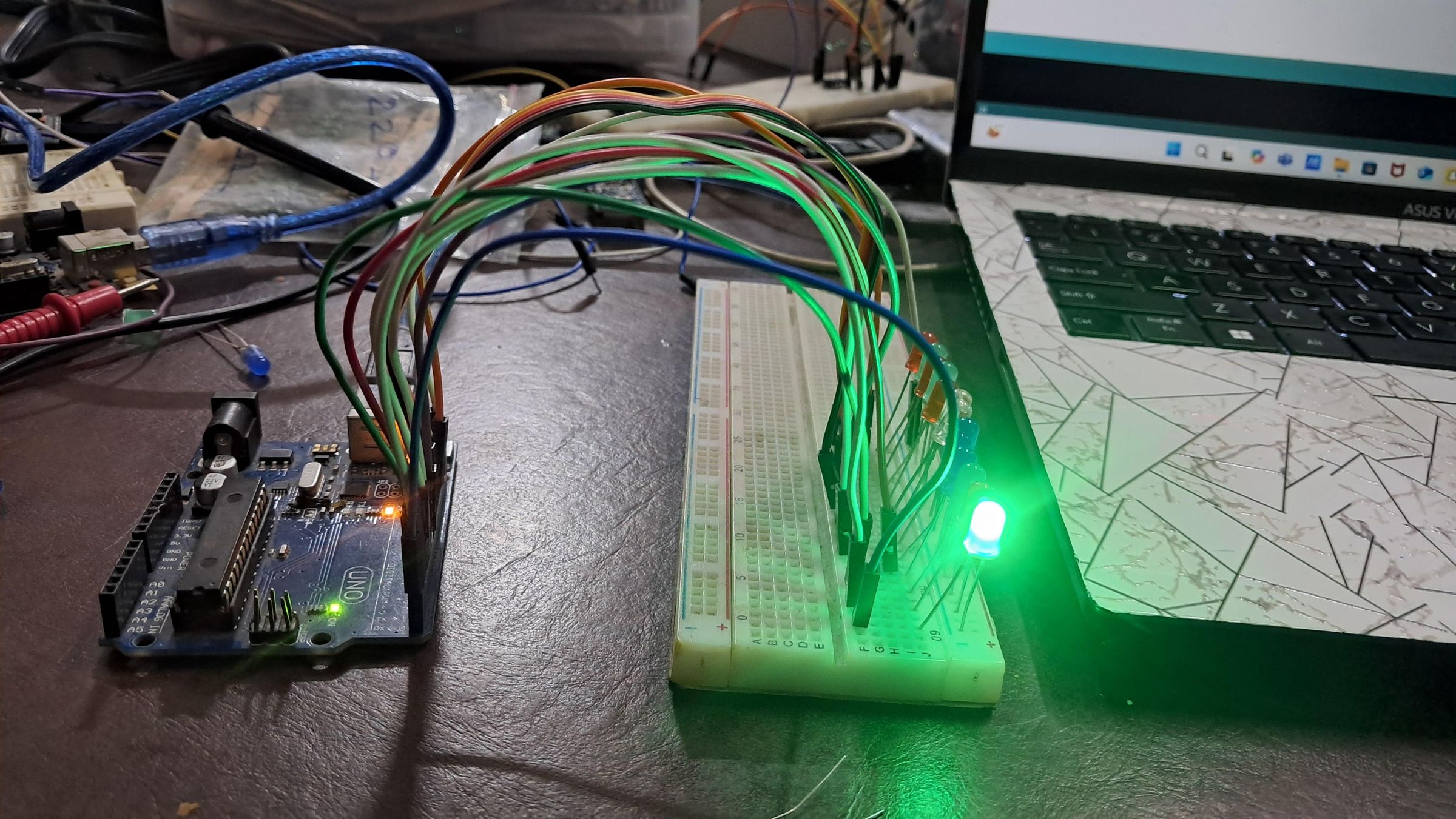 Chasing Pattern of LED : 6 Steps - Instructables