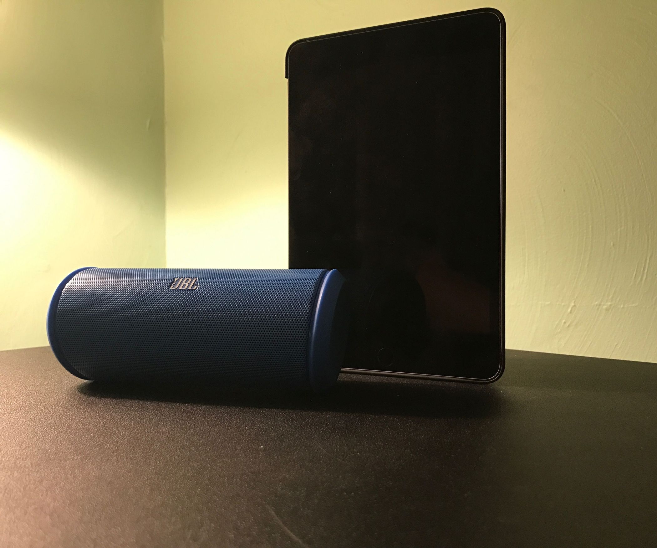Use a Bluetooth Speaker With IPad : 8 Steps - Instructables