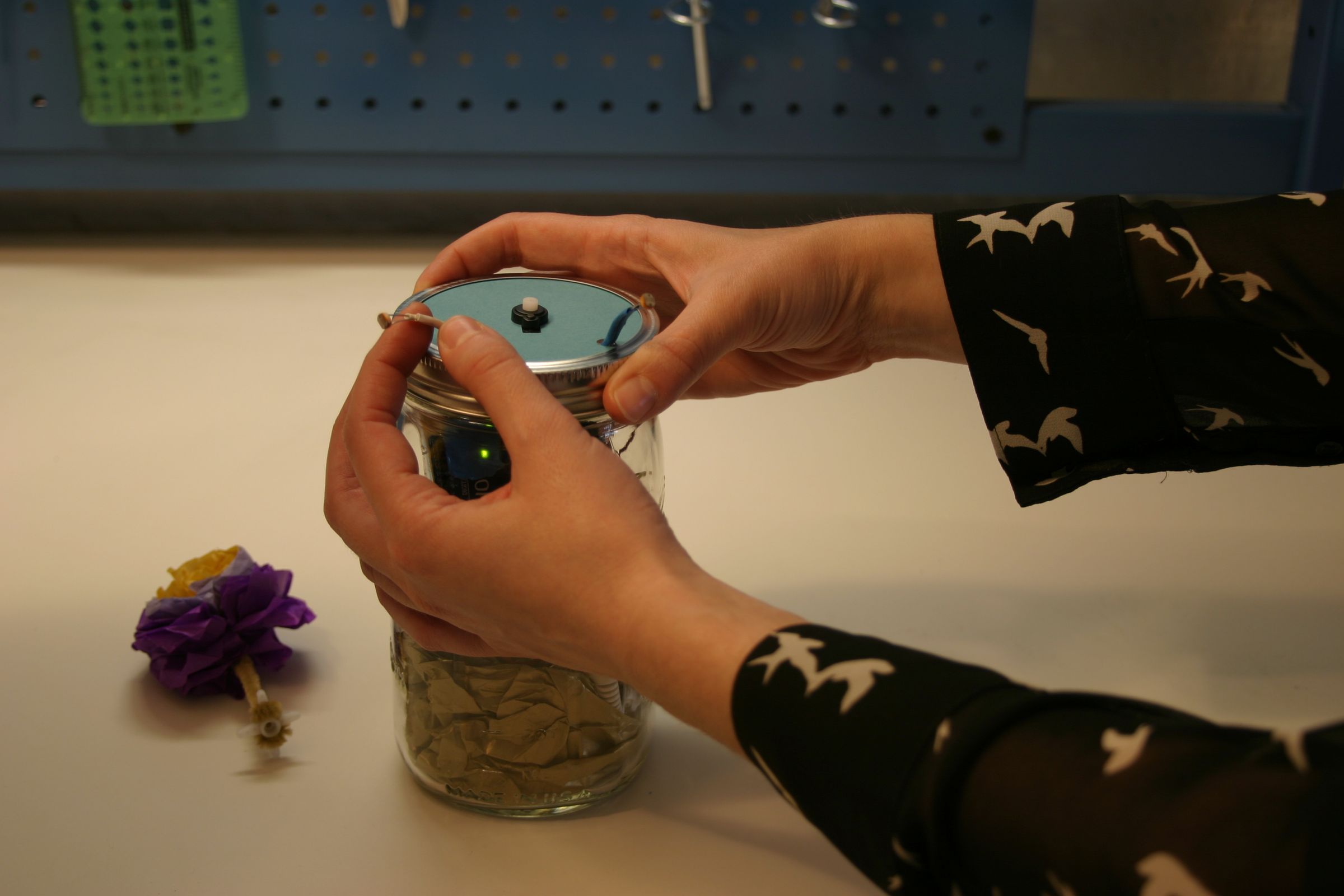Create an Arduino Controlled Light-Following Flower Bot : 10 Steps ...
