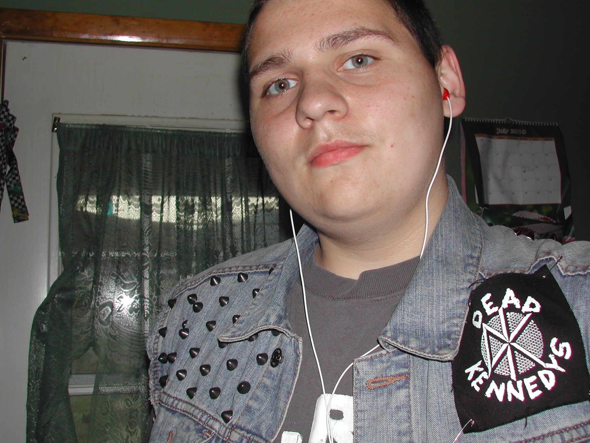 How to Add Studs to Clothing : 5 Steps - Instructables