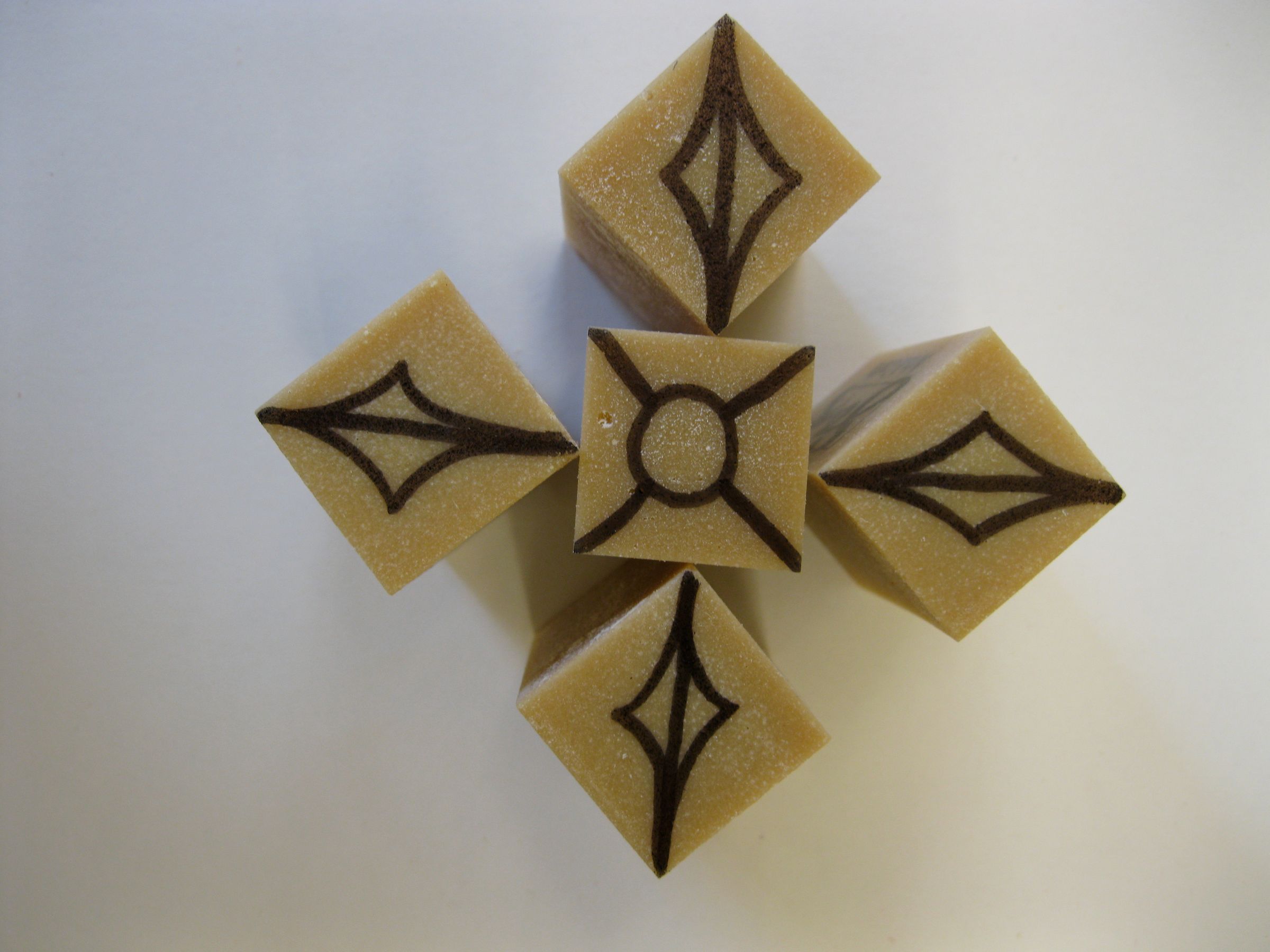 Snowflake Pattern Gift Wrap : 18 Steps (with Pictures) - Instructables