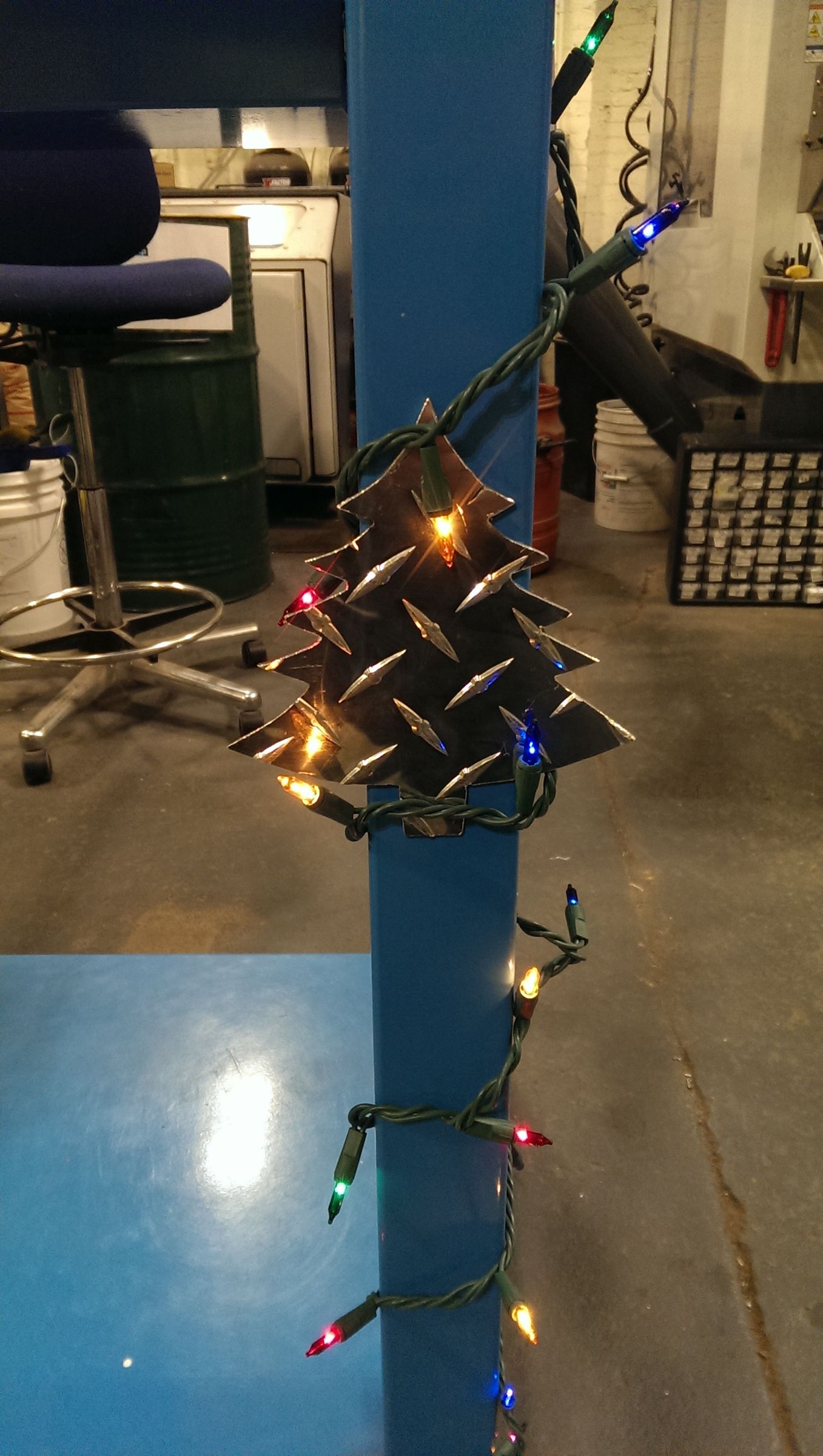 Make a Metal Holiday Tree! : 6 Steps (with Pictures) - Instructables