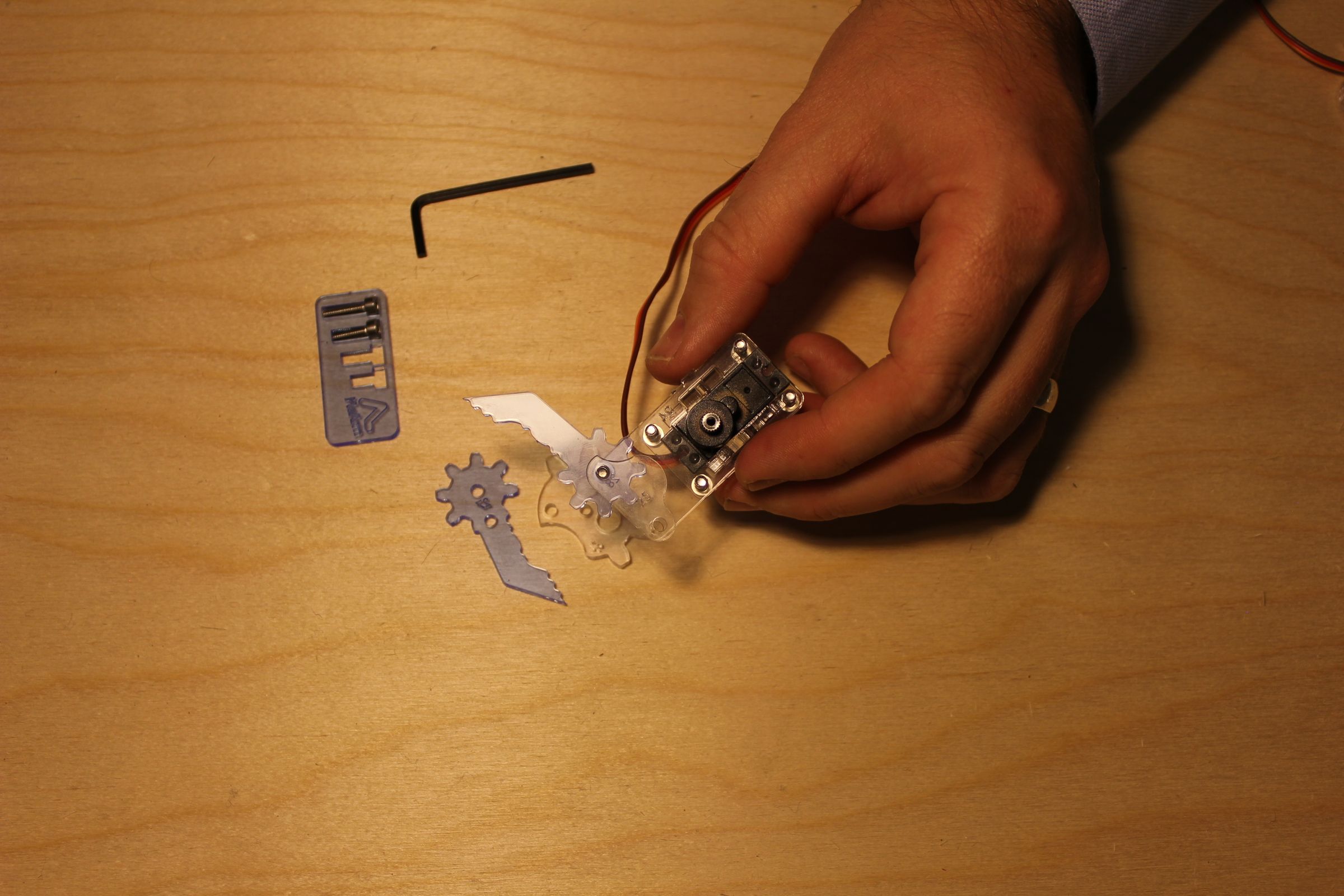 MeArm V1.1 - Tiny Open Source Robot Arm - Arduino, Raspberry Pi, Micro:bit Compatible : 18 Steps ...