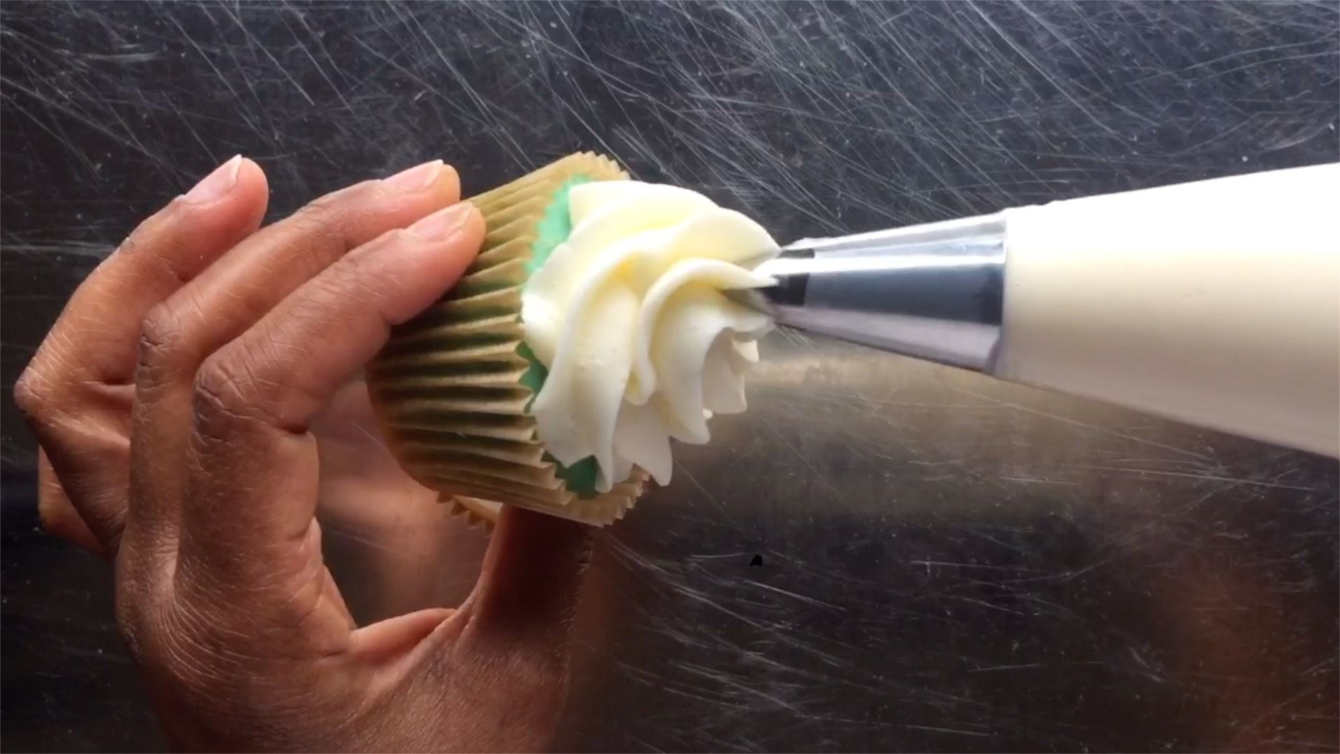 Easy Buttercream Icing : 5 Steps (with Pictures) - Instructables