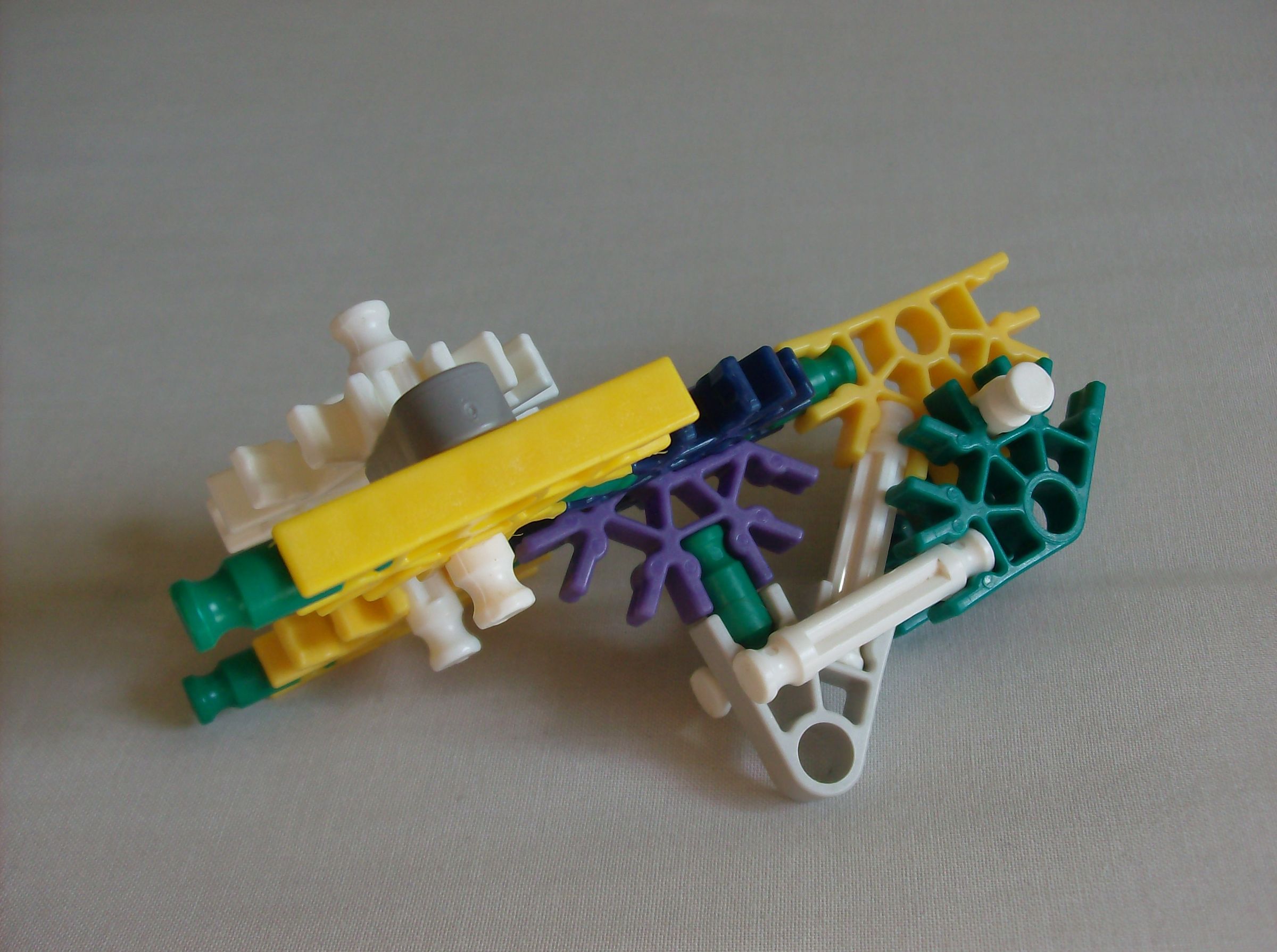 K'nex - James Bond - Helicopter With Saws Instructions : 4 Steps ...