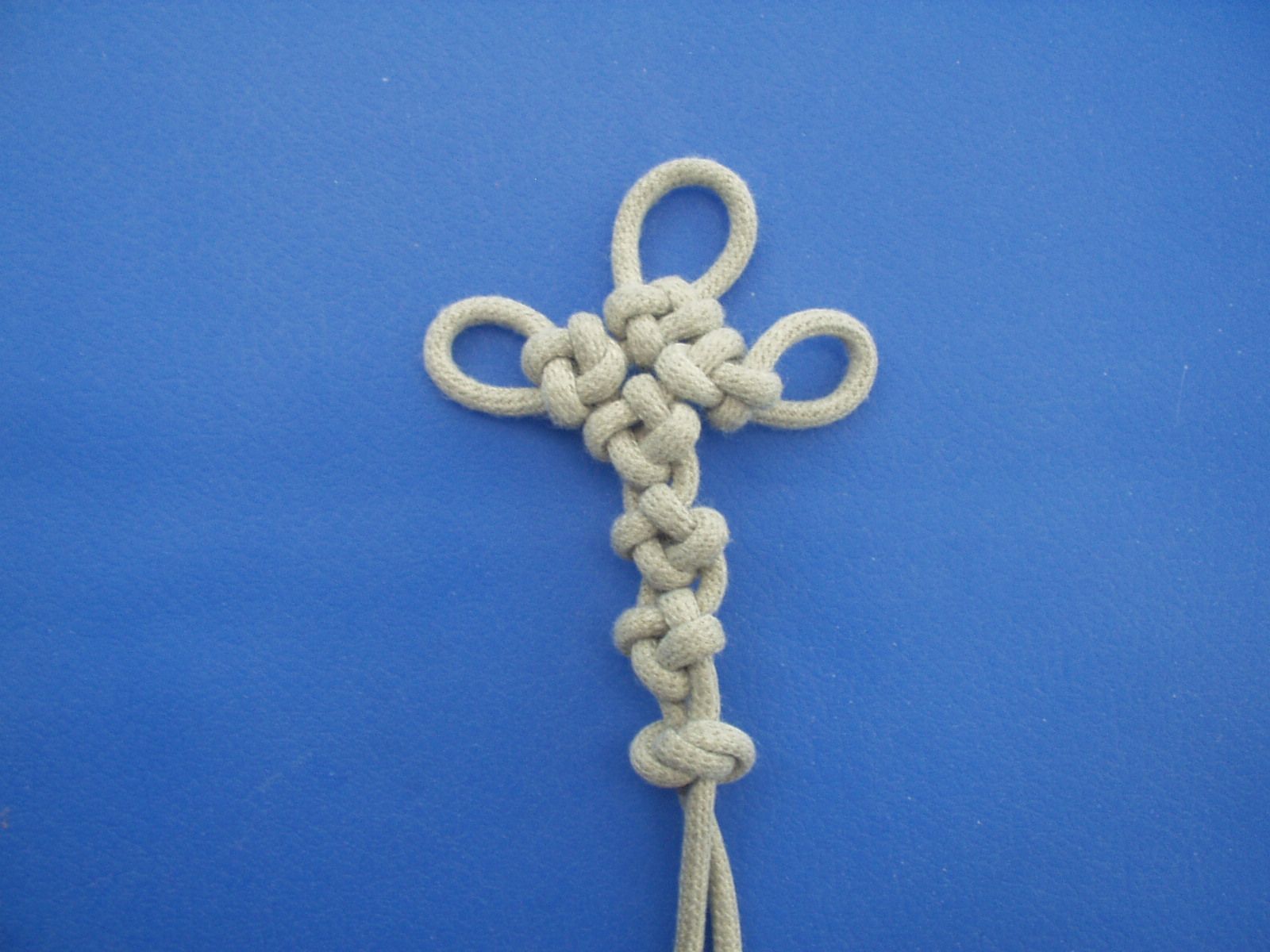 Chinese Crown Knot Cross : 18 Steps - Instructables