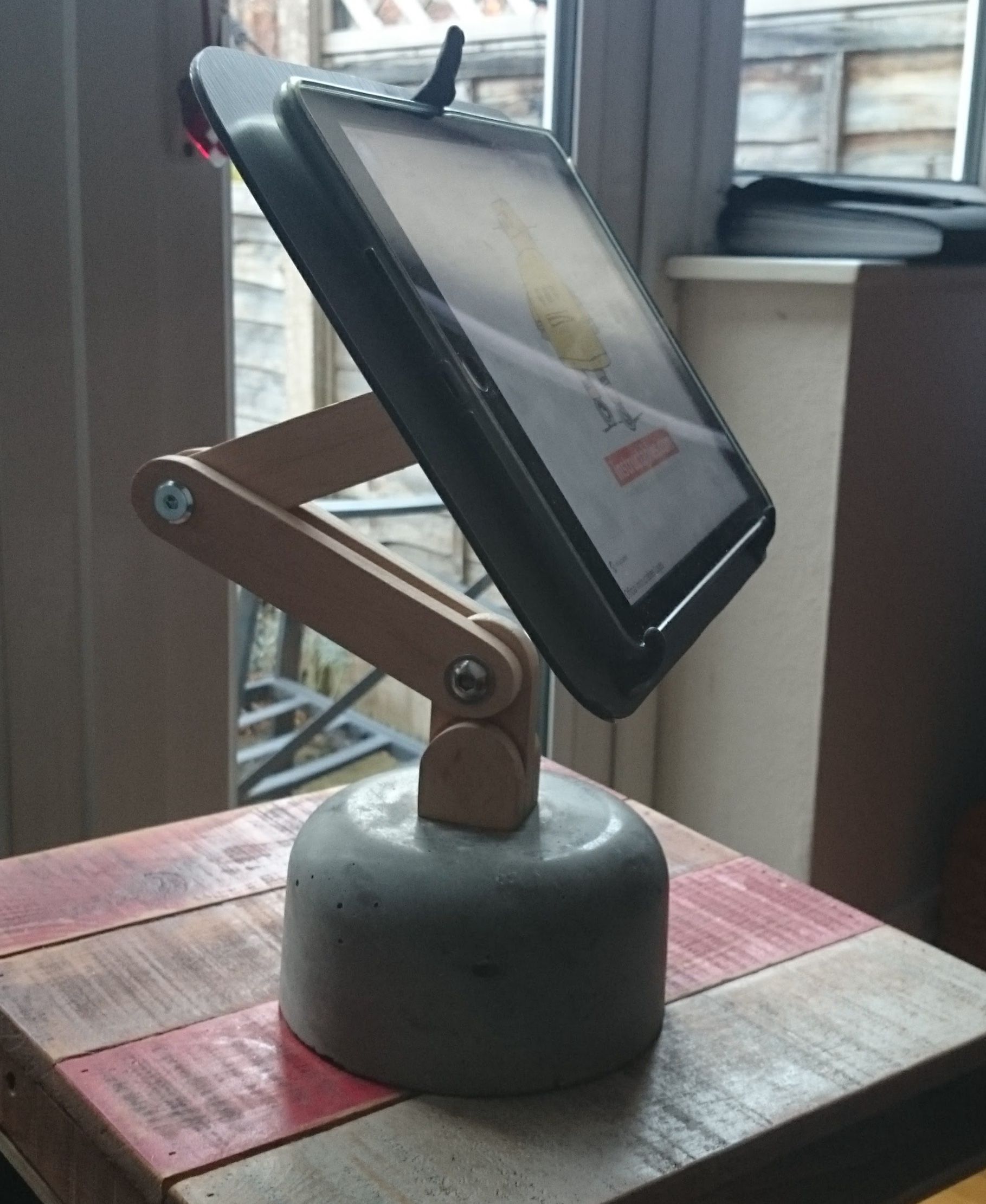Concrete & Wood IPad Holder : 9 Steps (with Pictures) - Instructables