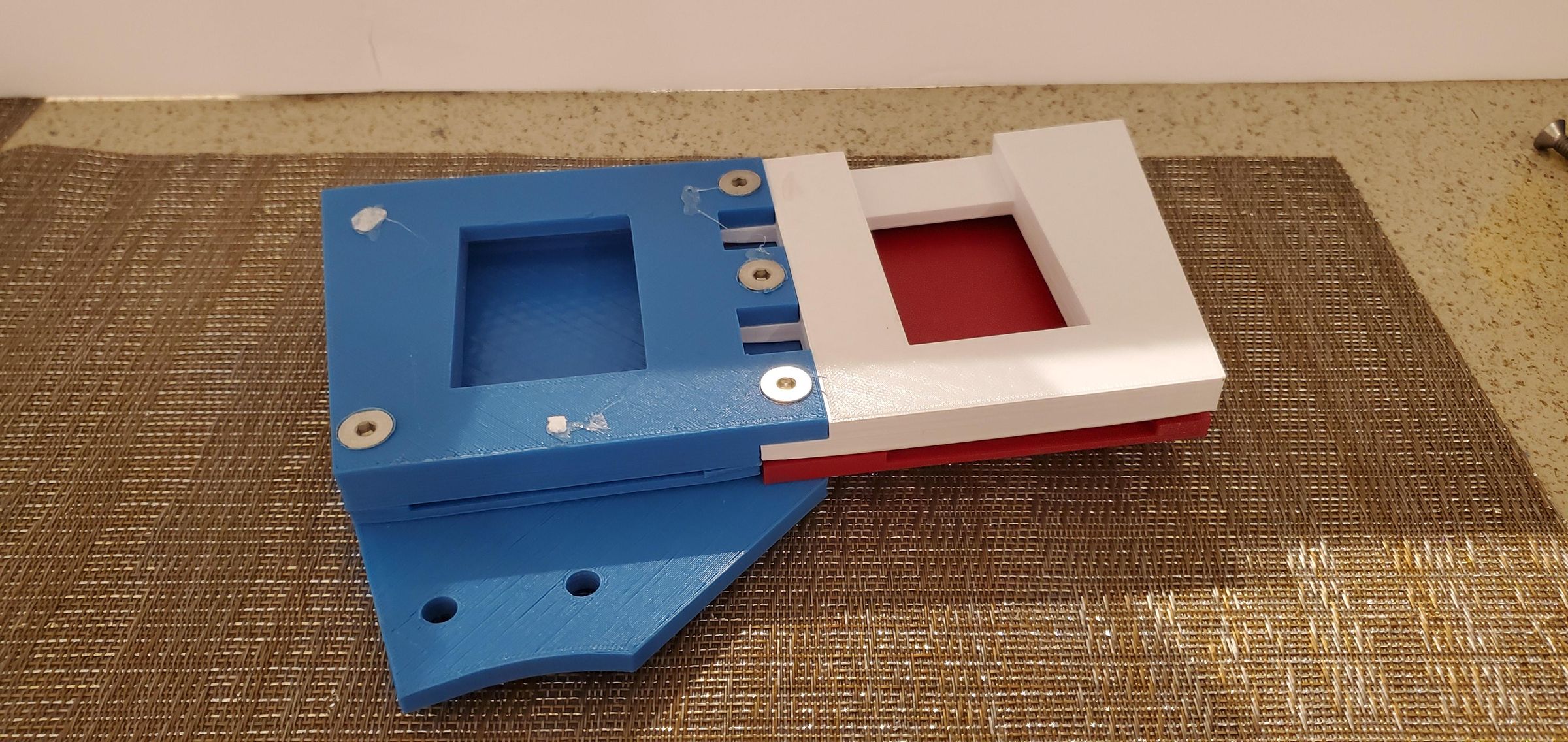 DUEL DISK : 9 Steps - Instructables